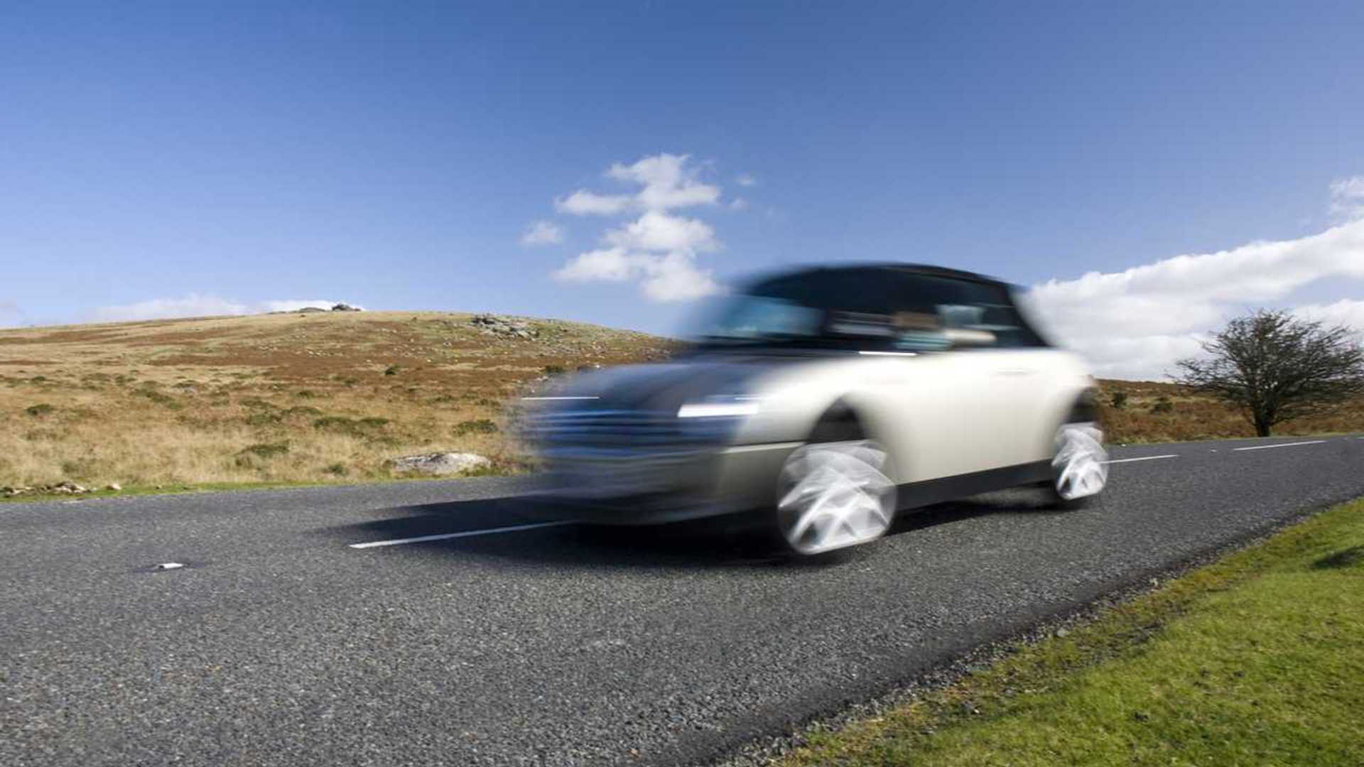 Half of UK drivers speed on 60mph country roads