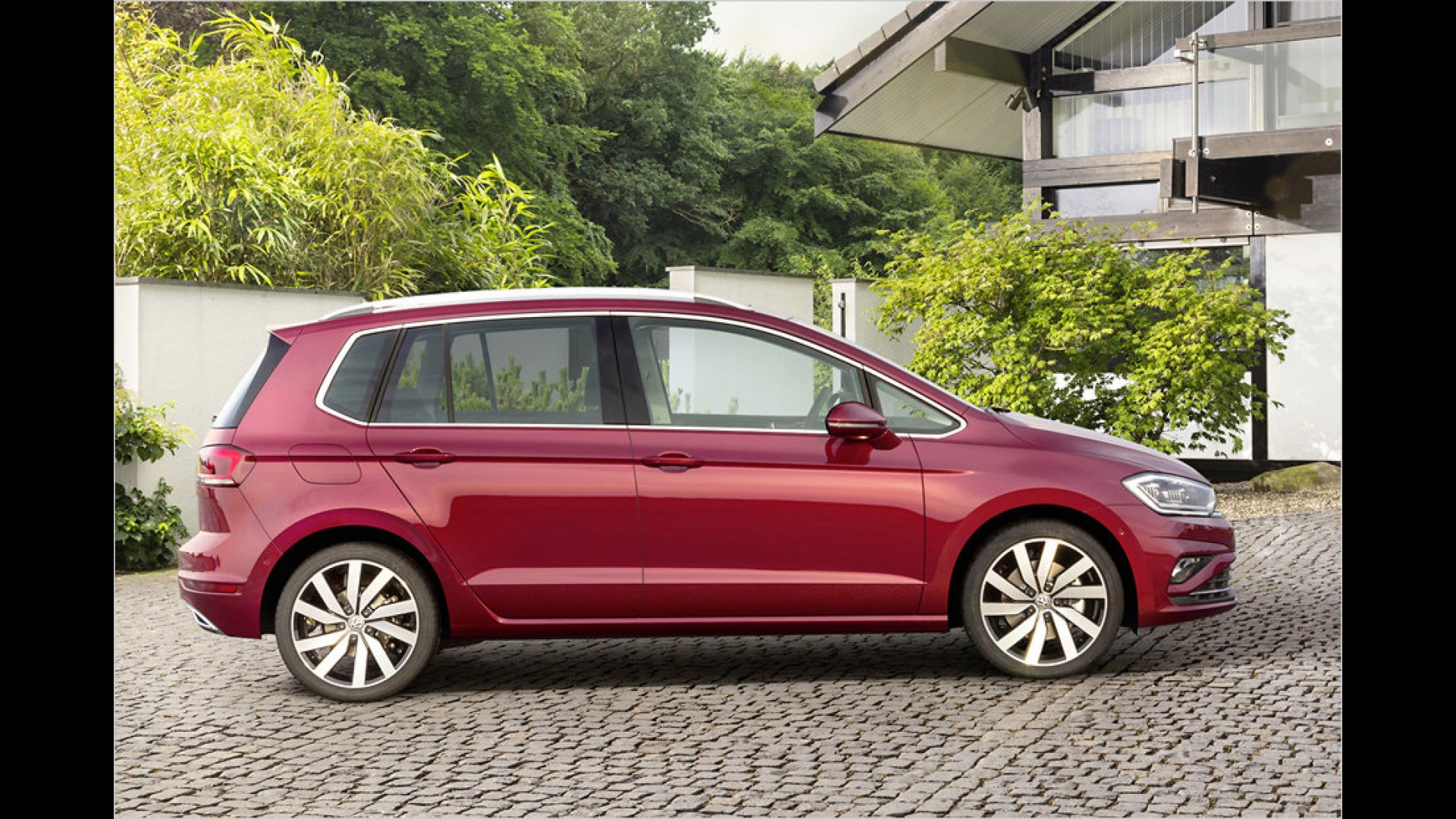 Volkswagen restyle sa Golf Sportsvan à Francfort