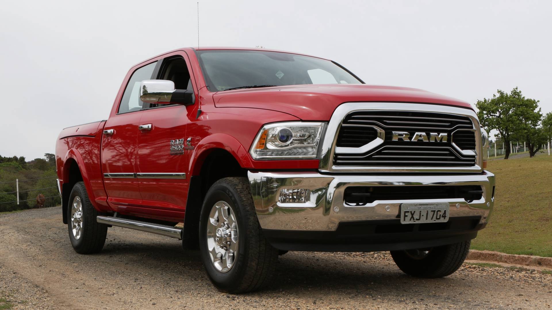 RAM 2500 2018 Chega Com Retoques No Visual E Nova Central Multim dia