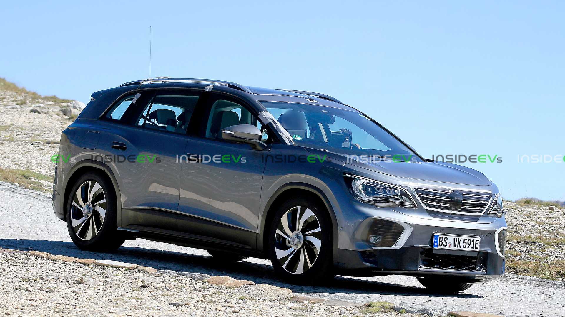 Volkswagen ID.6: SUV elétrico de 7 lugares é flagrado pela 1ª vez