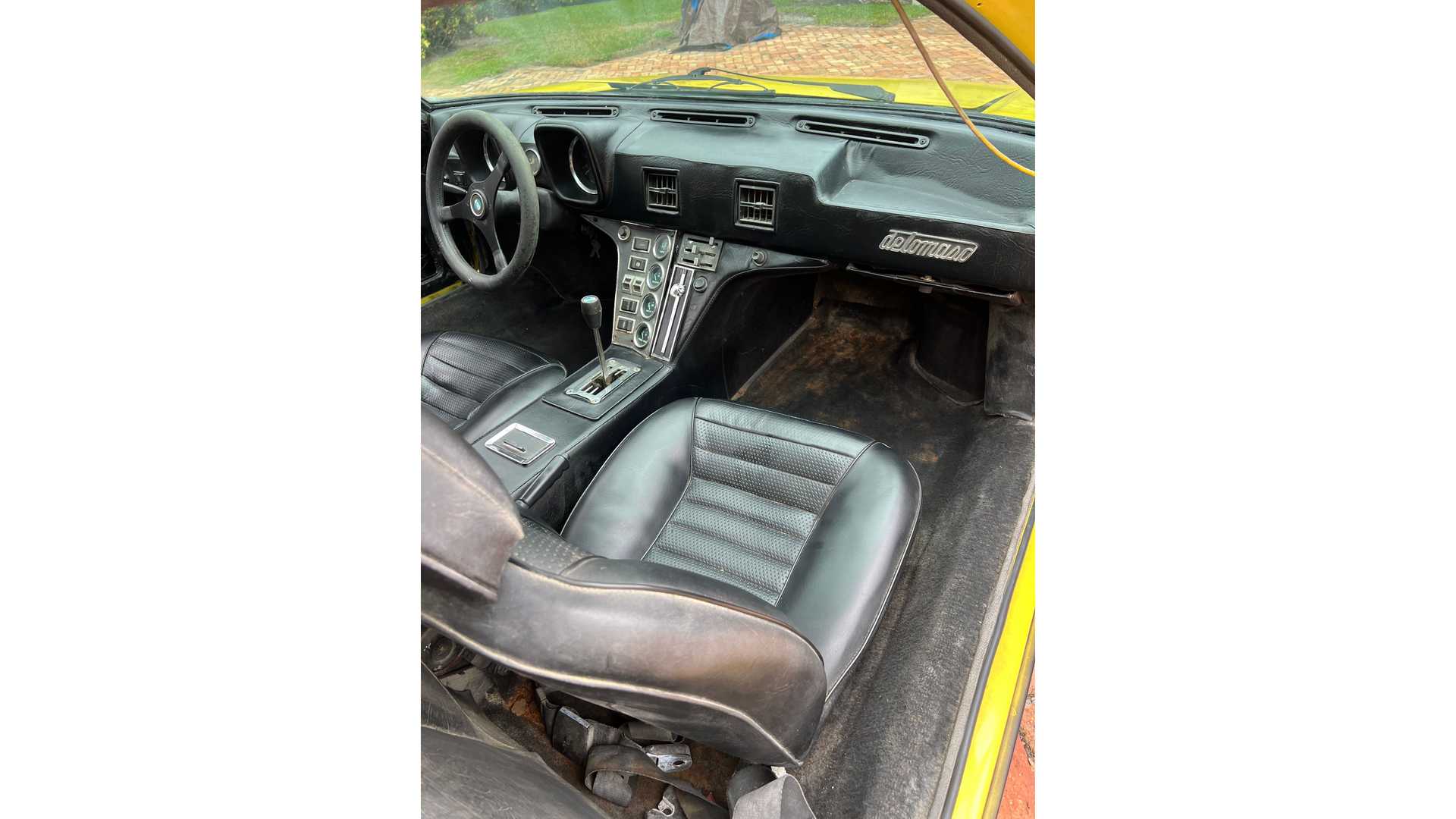 De Tomaso Pantera Interior