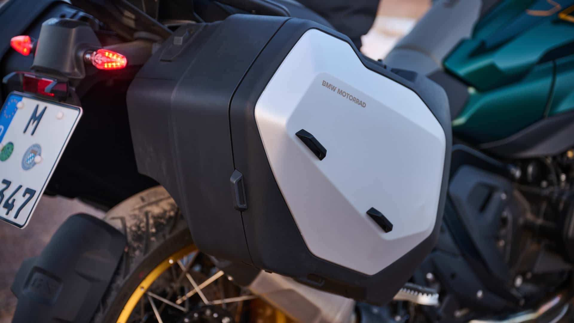 Recall: Accessory Side Case May Detach from 2024 BMW R 1300 GS