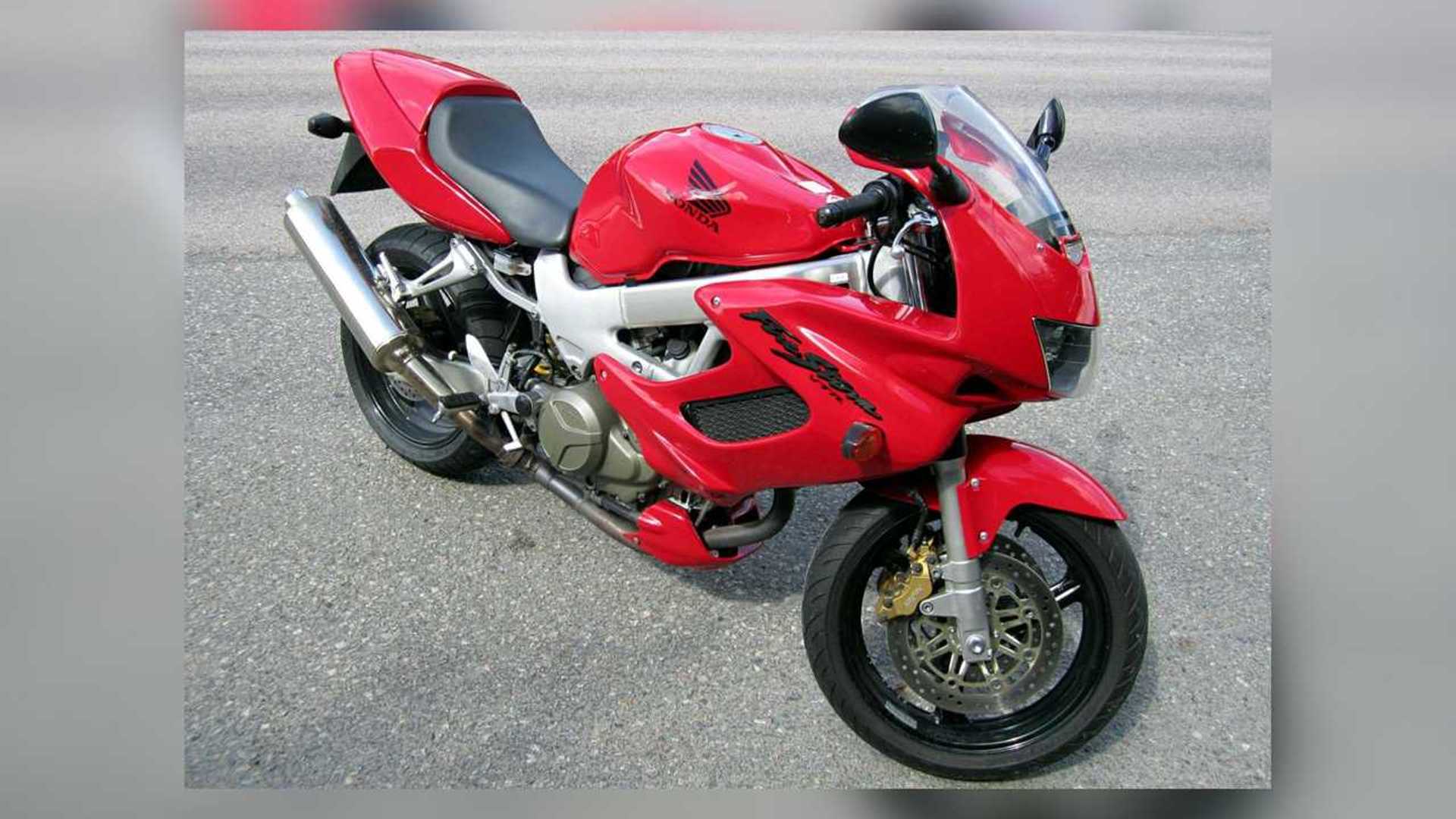 Motorcycle History 101: An Entire Flock Of Honda Hawks