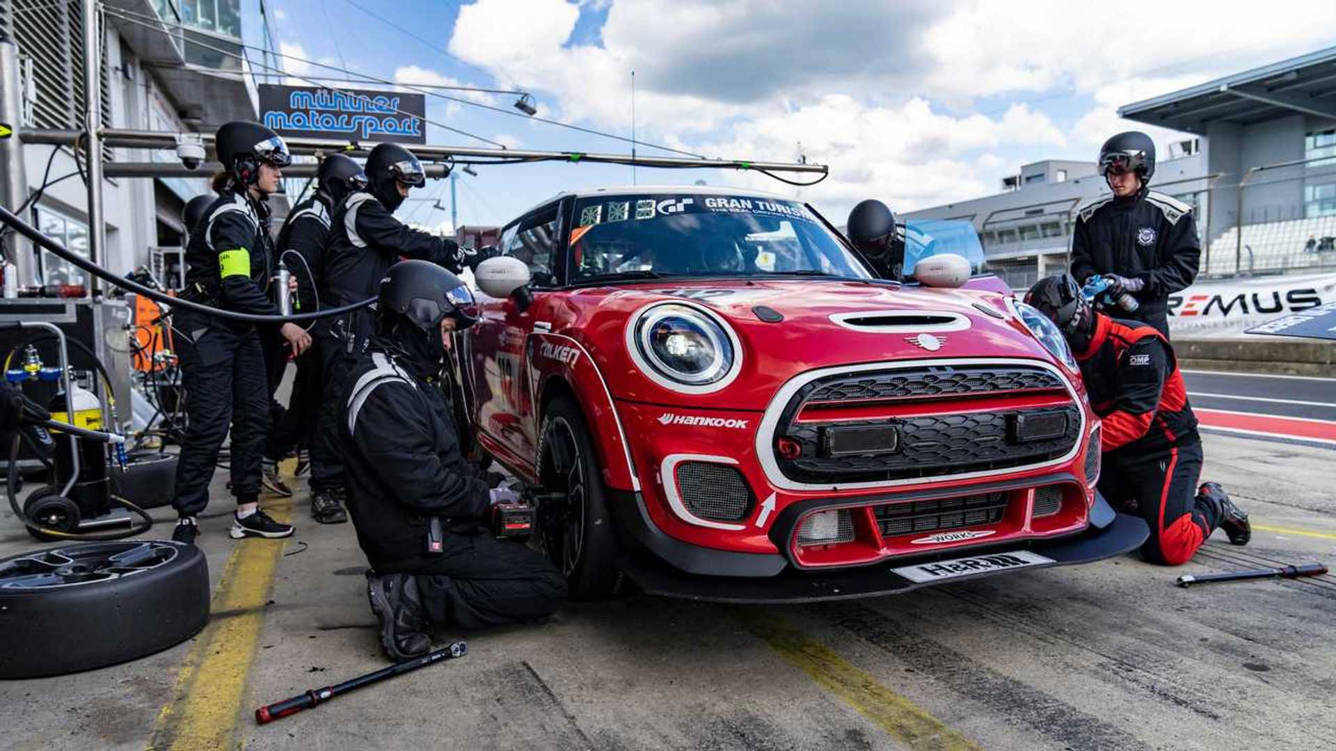 MINI John Cooper Works, un bulldog en el Infierno Verde