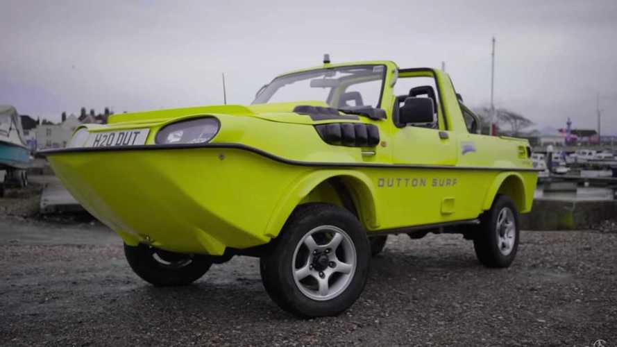 This Boat Looks Like A Chevy Corvette, Can Hit 62 MPH
