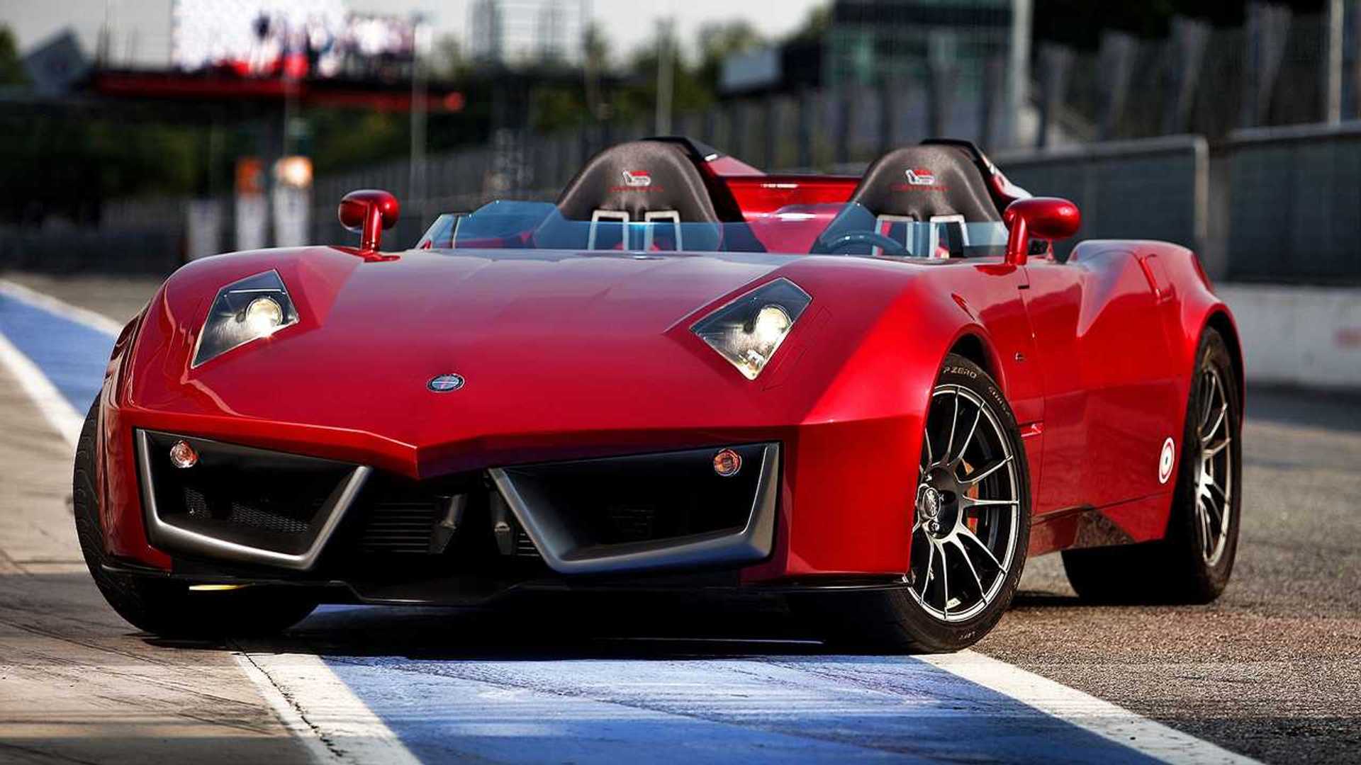 Tutto su Aznom e le sue auto. Supercar italiane crescono