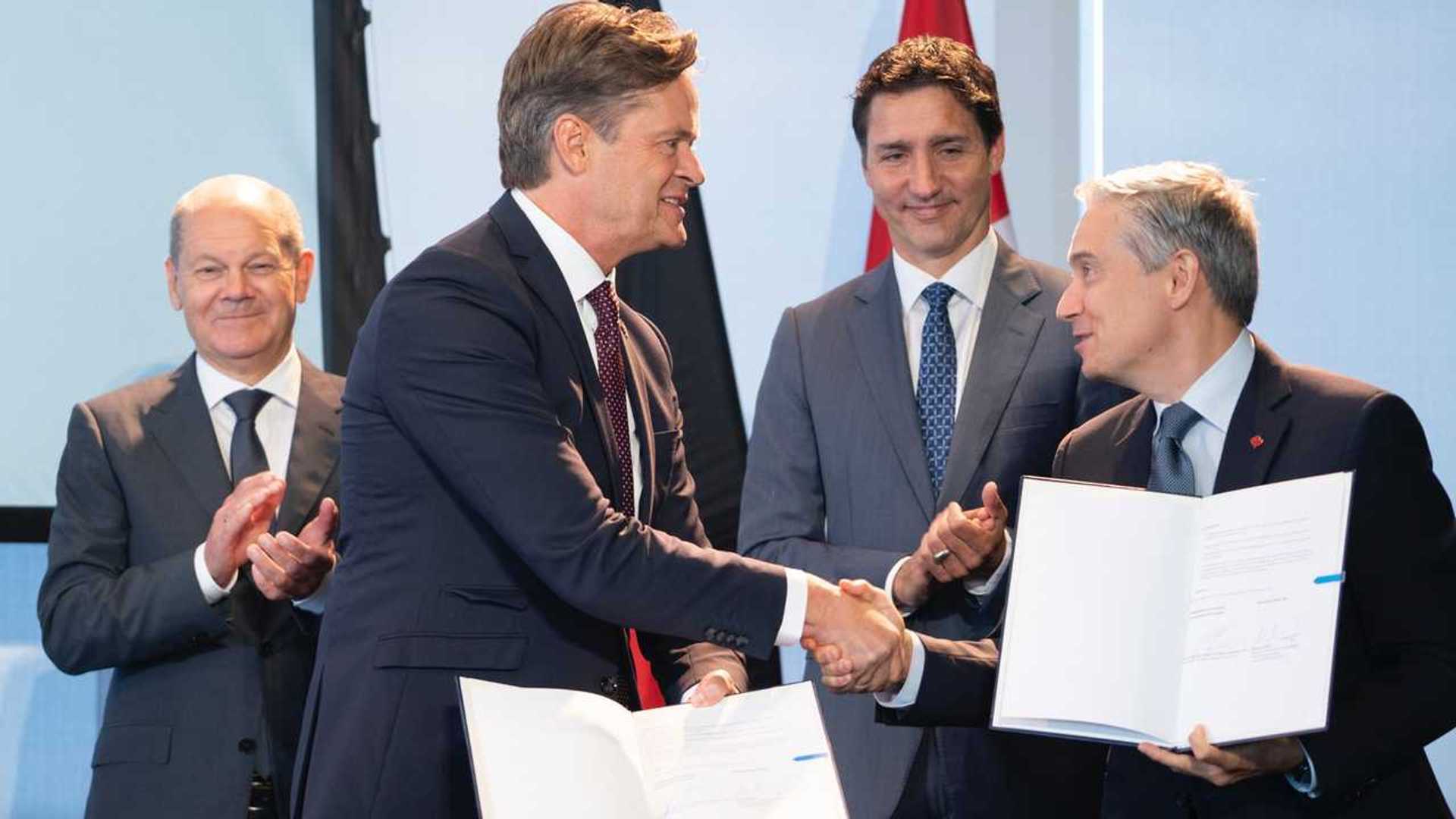 Volkswagen, Mercedes Sign Battery Materials Supply Deals With Canada