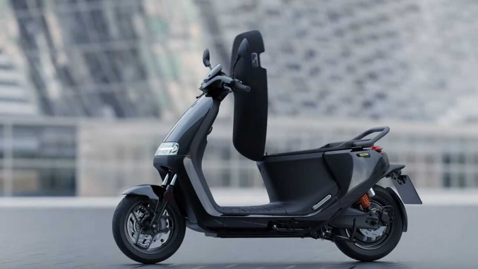 Segway Pulls The Covers Off The E 300 SE Electric Scooter