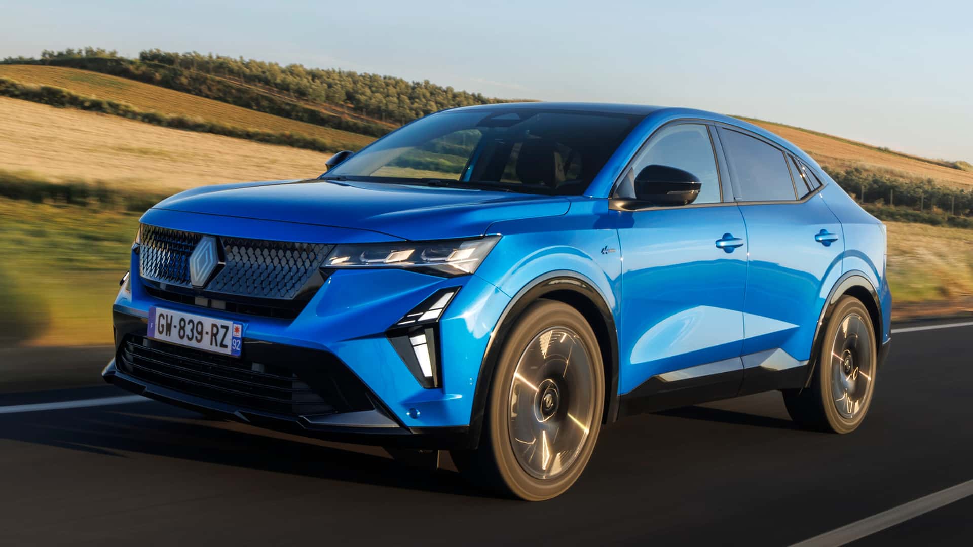 Renault Rafale E-Tech AWD with 300 PS arrives in the UK