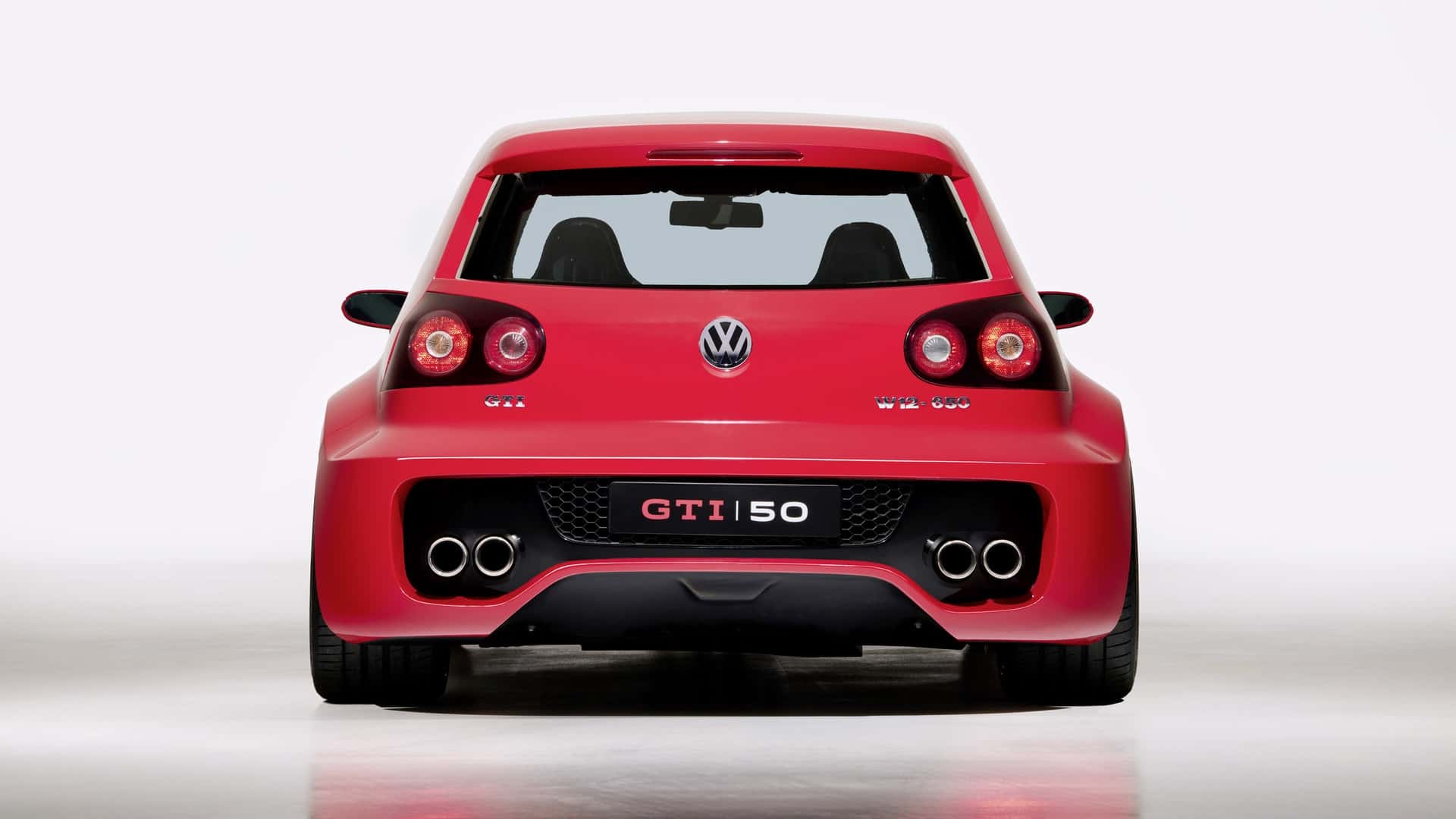 La Golf GTI W12 è esagerata in tutto