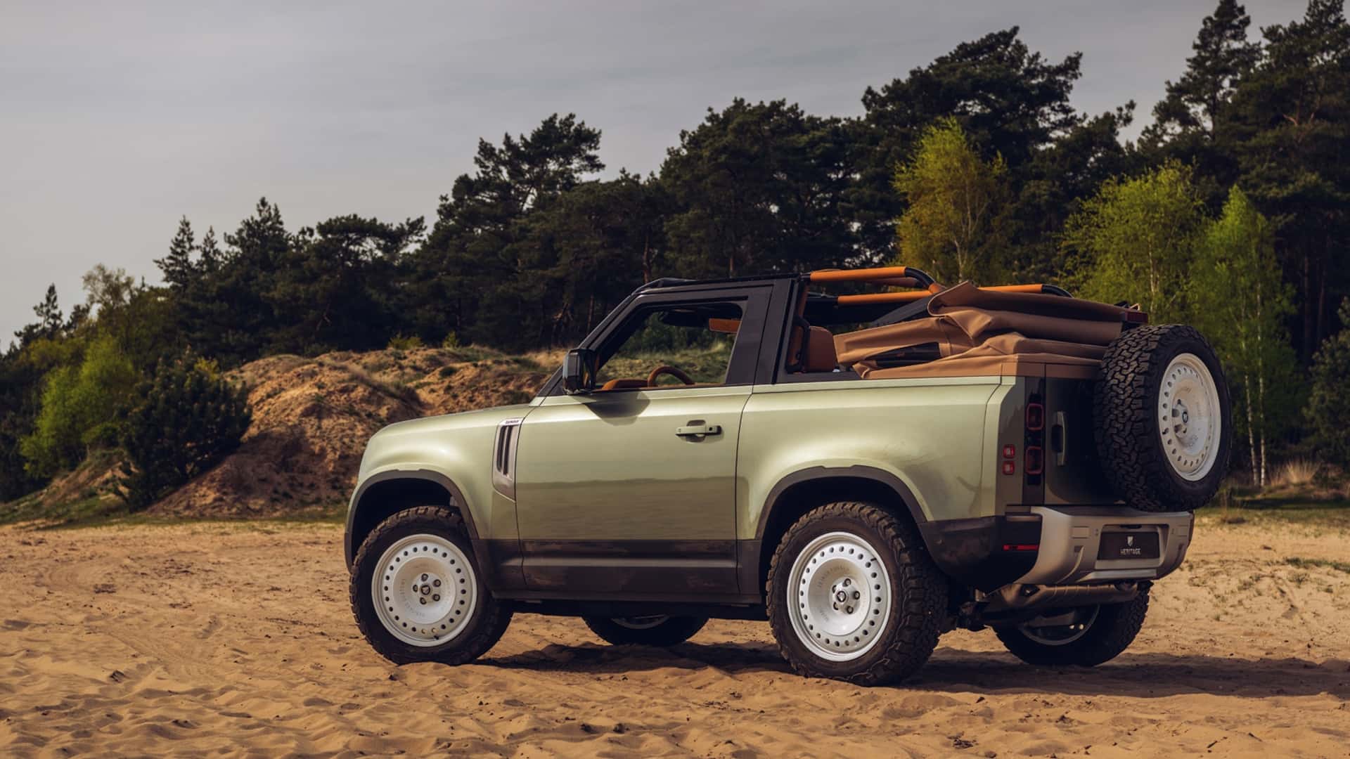 Valiance Convertible: Das Defender-Cabrio von Heritage Customs