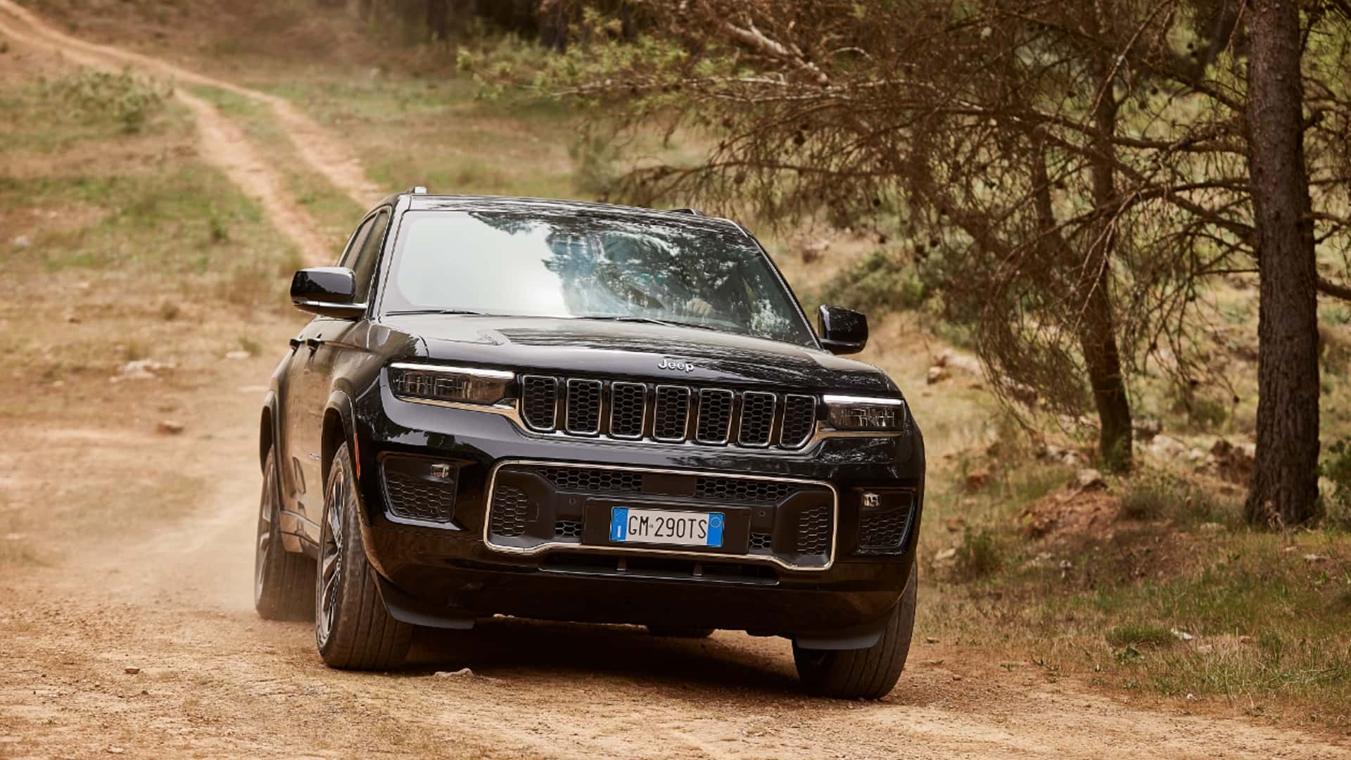 Jeep rappelle les modèles Wrangler et Grand Cherokee PHEV