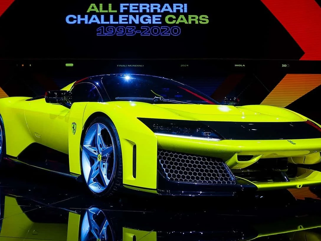 Ferrari F80 Lateral Violeta Dolph Forever 🏽 #Ferrari #F8
