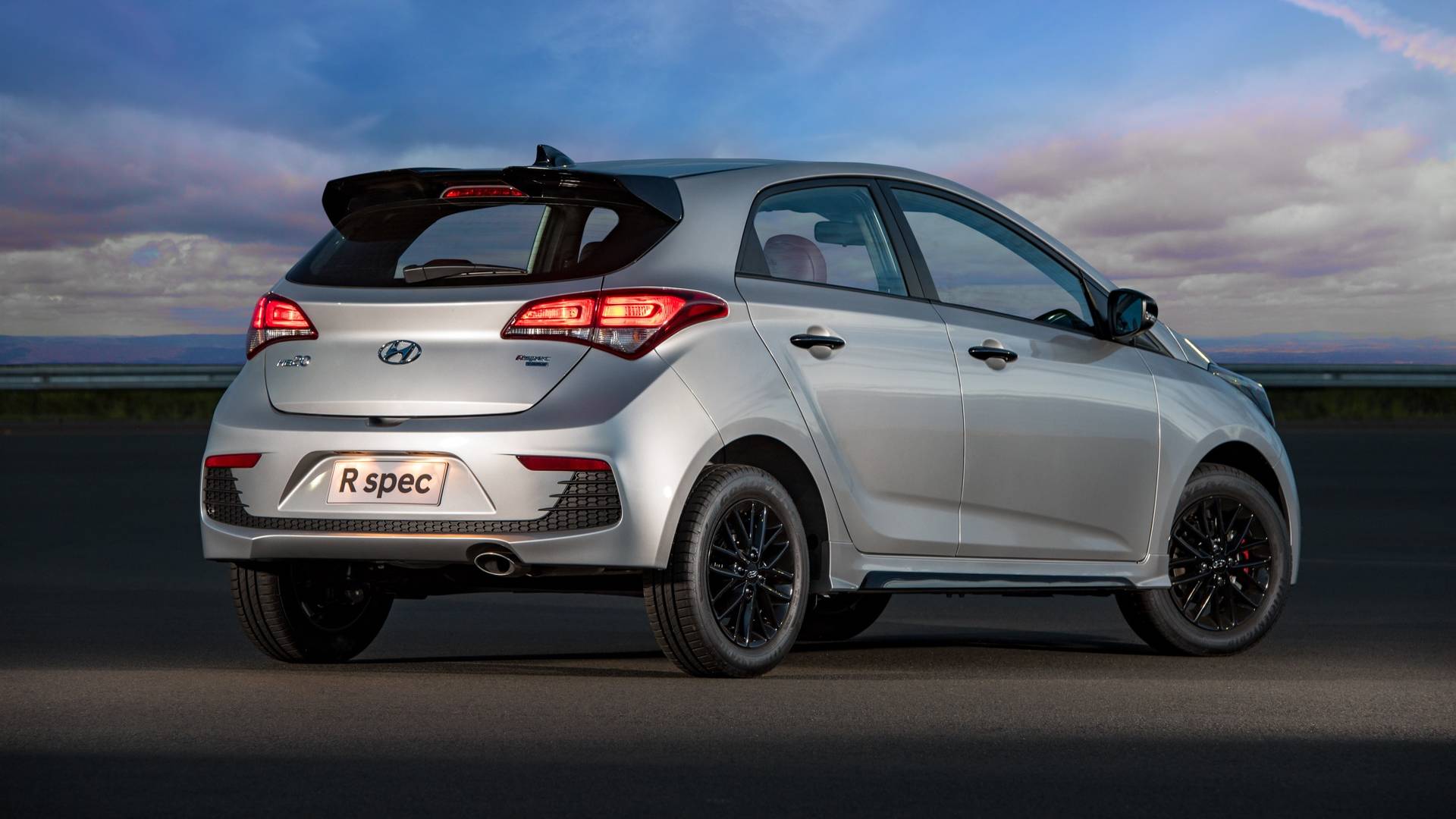 Hyundai lança HB20 R spec Limited por R$ 64.990