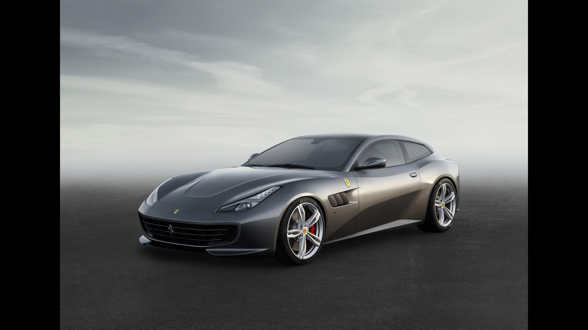 Ferrari GTC4Lusso, la tradizione del comfort