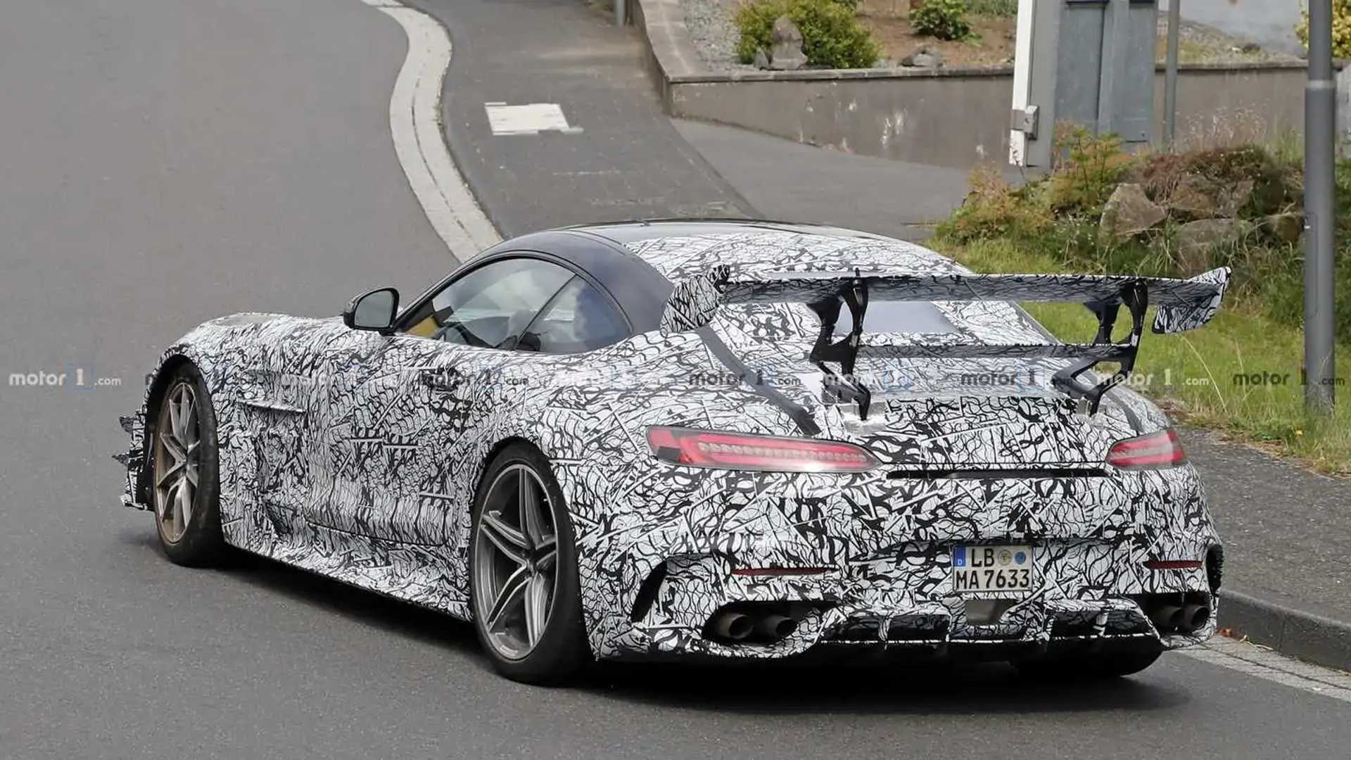 Le prototype de la Mercedes-AMG GT Black Series reçoit quelques ...
