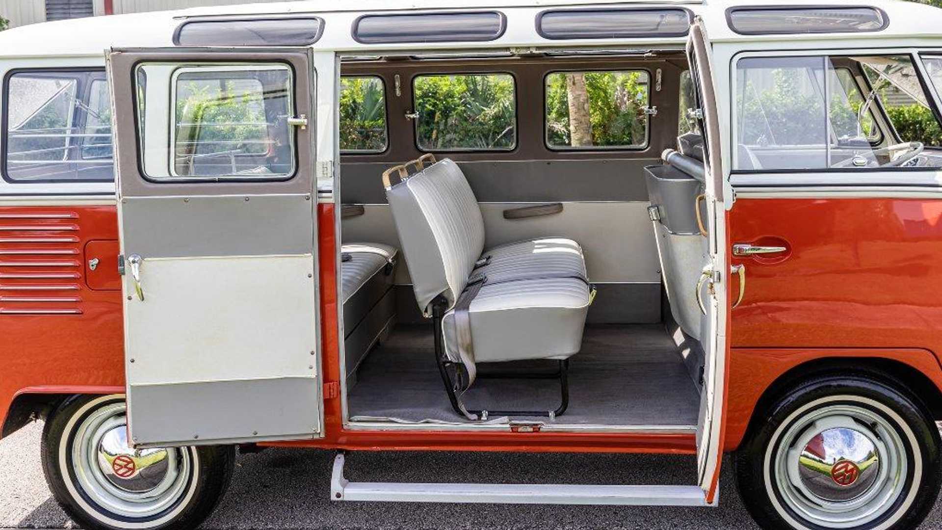 Get Blasted To The Past In A 1963 Volkswagen Bus | Motorious