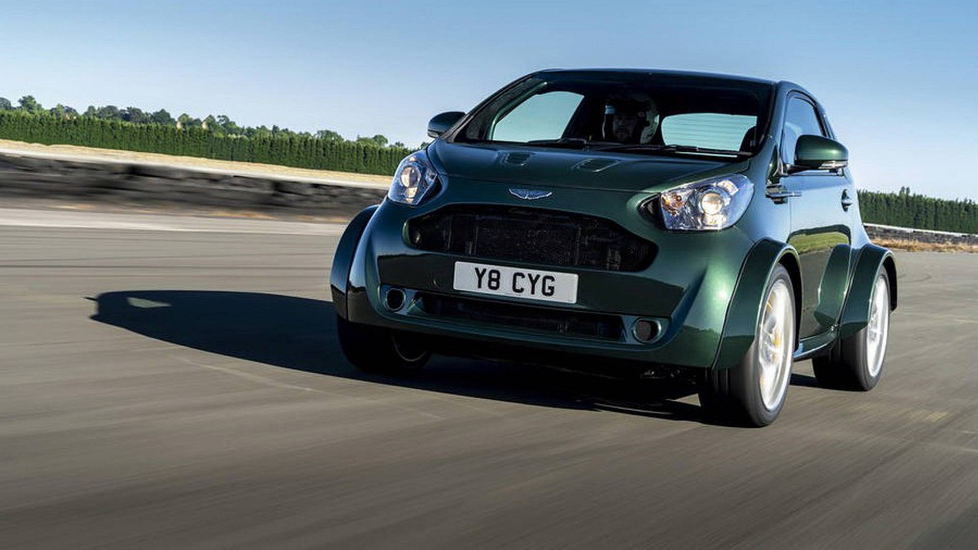 Aston Martin, ufak Cygnet modeline bir V8 motor sığdırmış