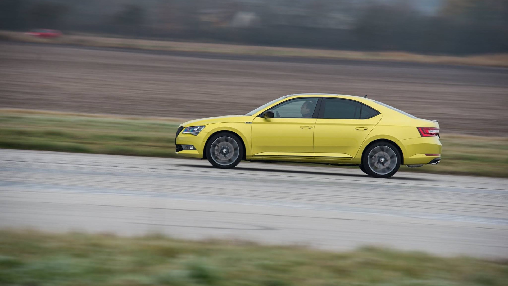 Skoda Superb RS dijital olarak hayal edildi