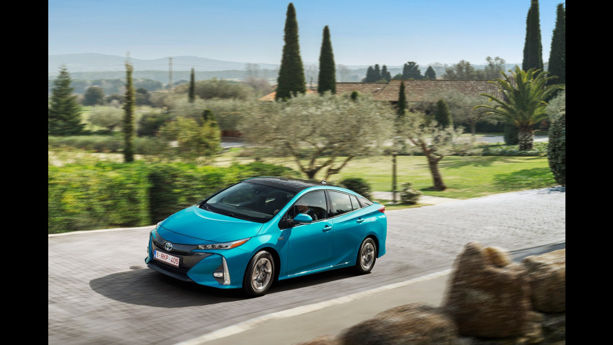 Toyota Prius Plug-in, la prova dei consumi reali
