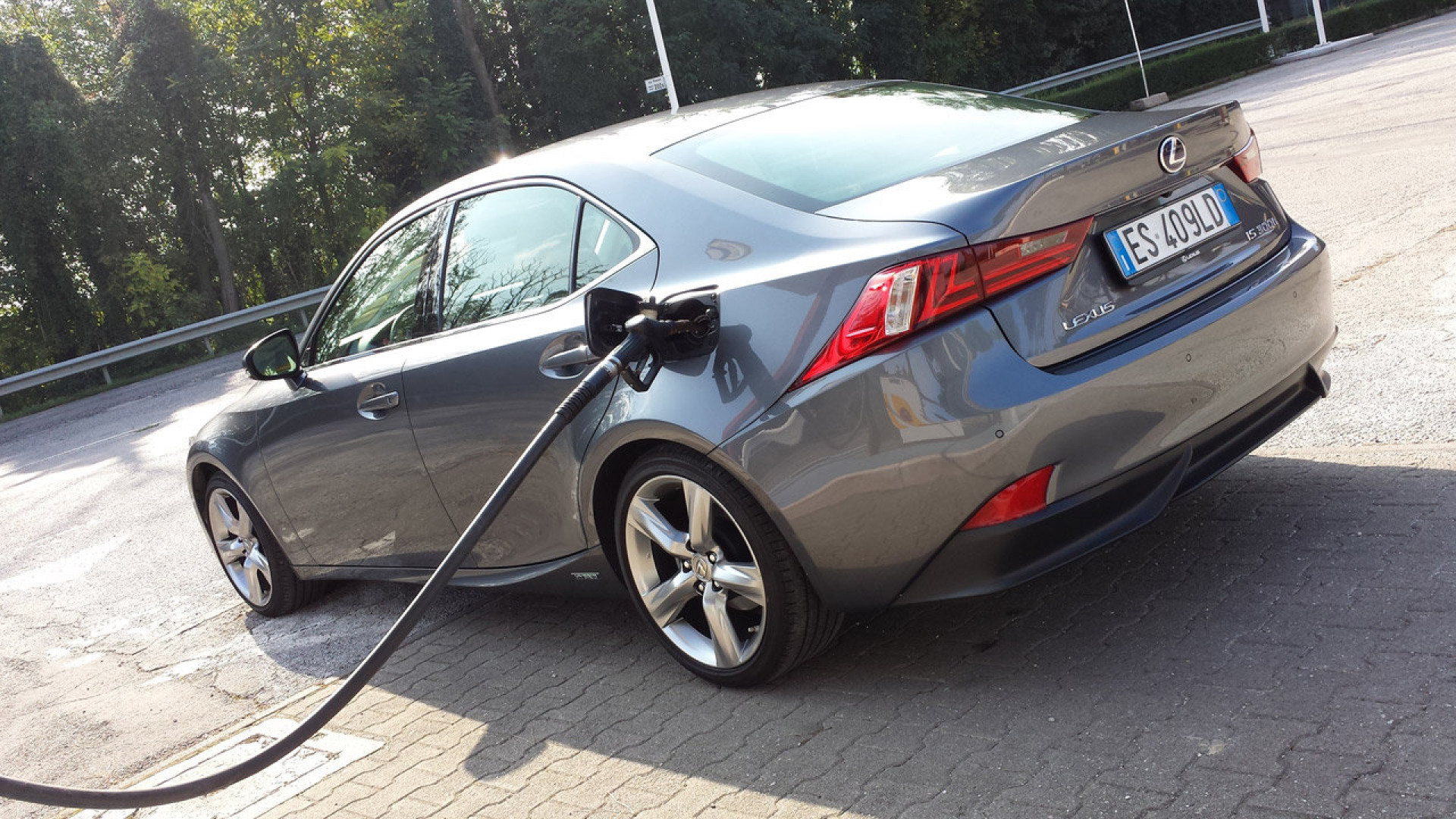 Lexus IS Hybrid, la prova dei consumi reali