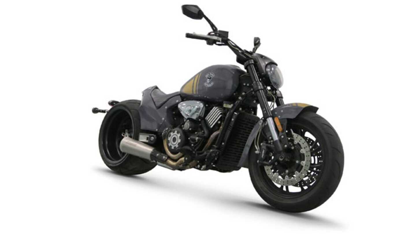 Le Wolverine XS 800 est un croiseur étrange avec un pneu arrière 360 ...