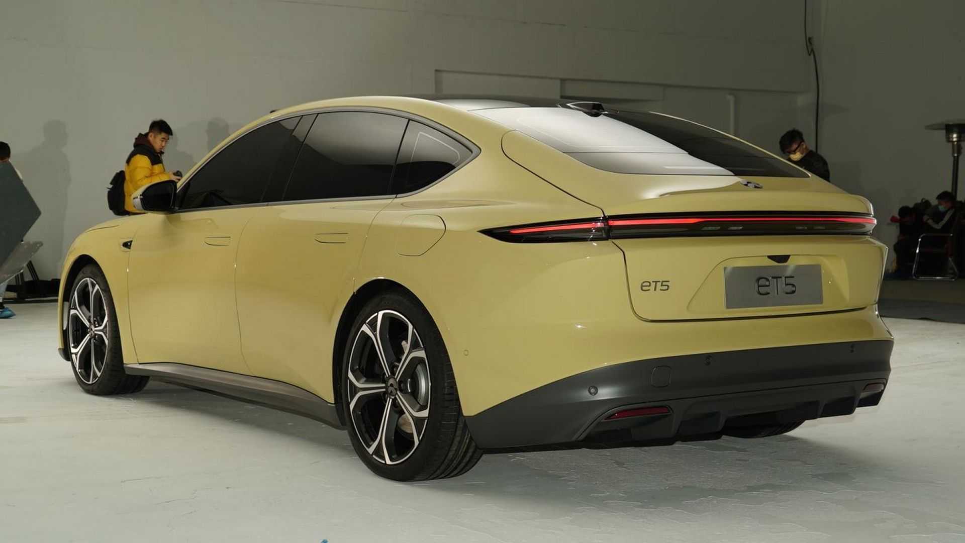 NIO ET5 chega ao mercado como o carro elétrico mais acessível da marca