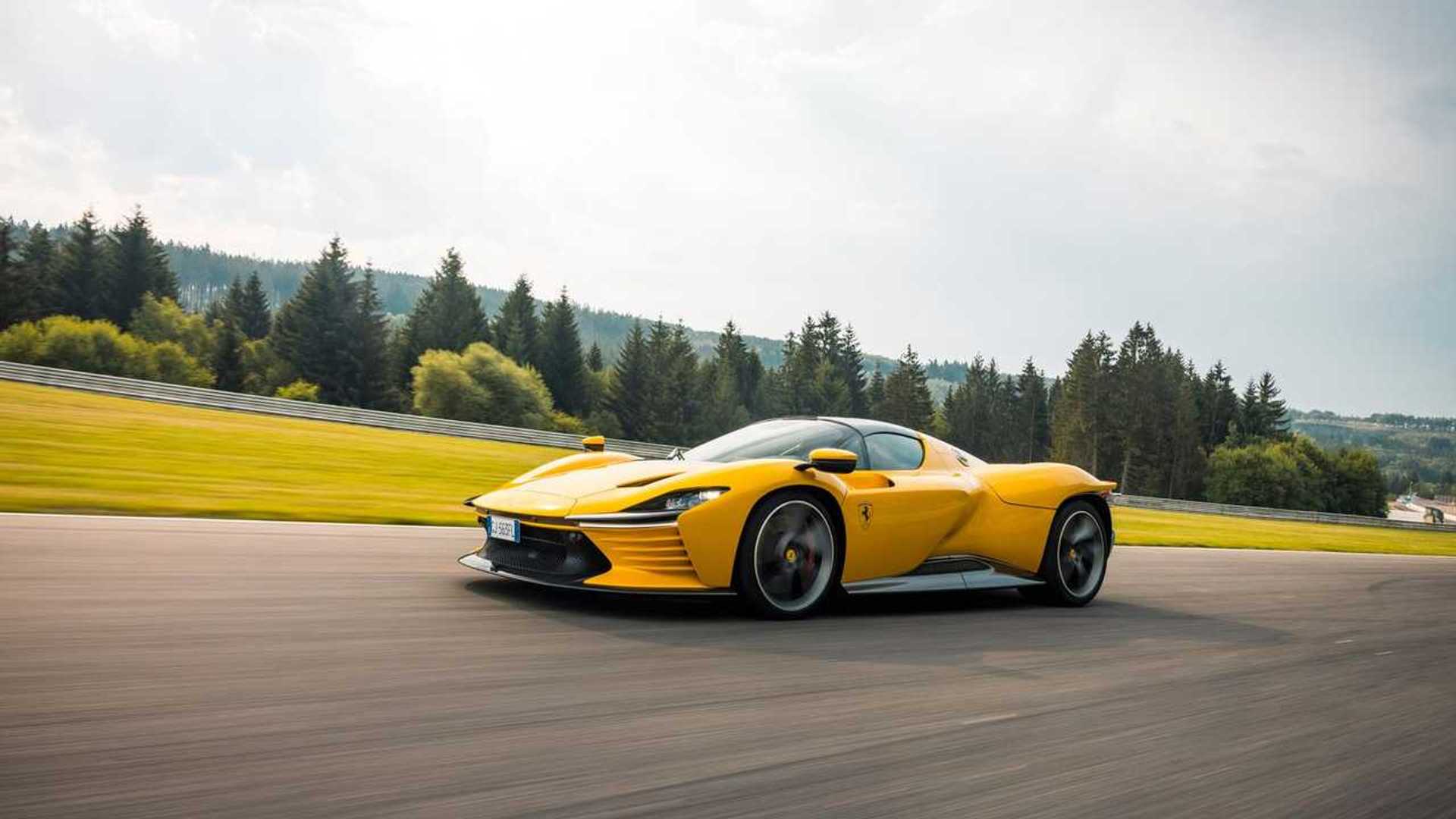 Prueba Ferrari Daytona SP3: el nuevo Icona pisa el asfalto de Spa