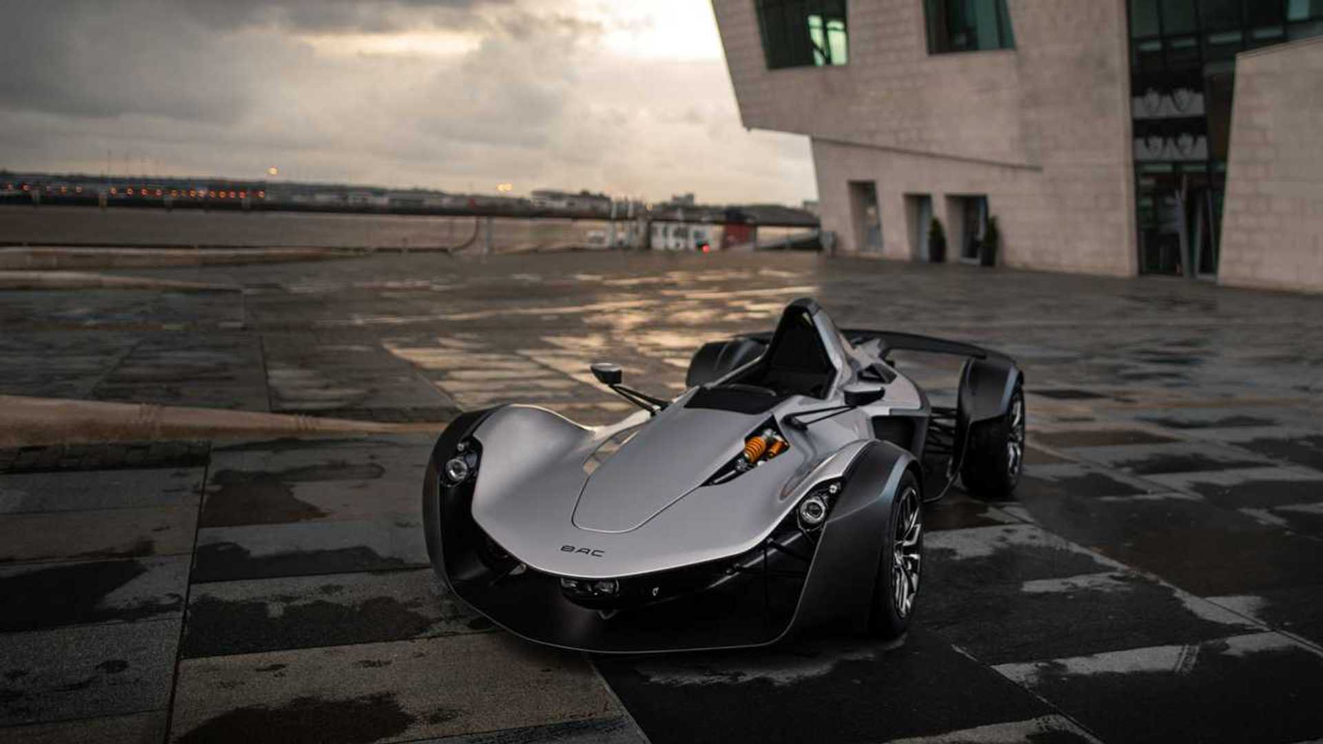 Vídeo: un BAC Mono se divierte sin límites en la Autobahn