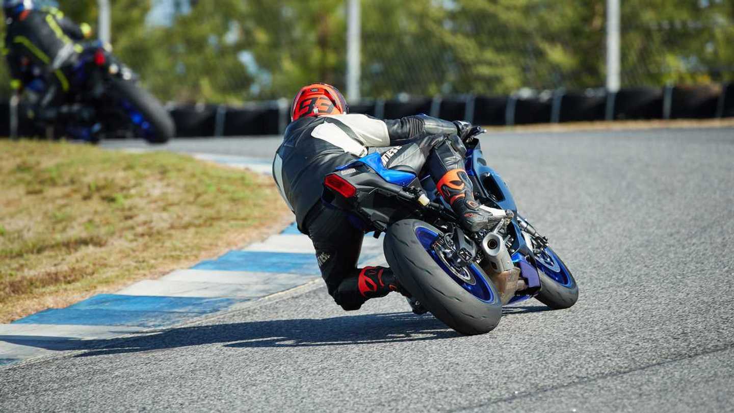 Ulasan Yamaha YZF-R7: Motor Supersport dengan Manuver yang Nyaman