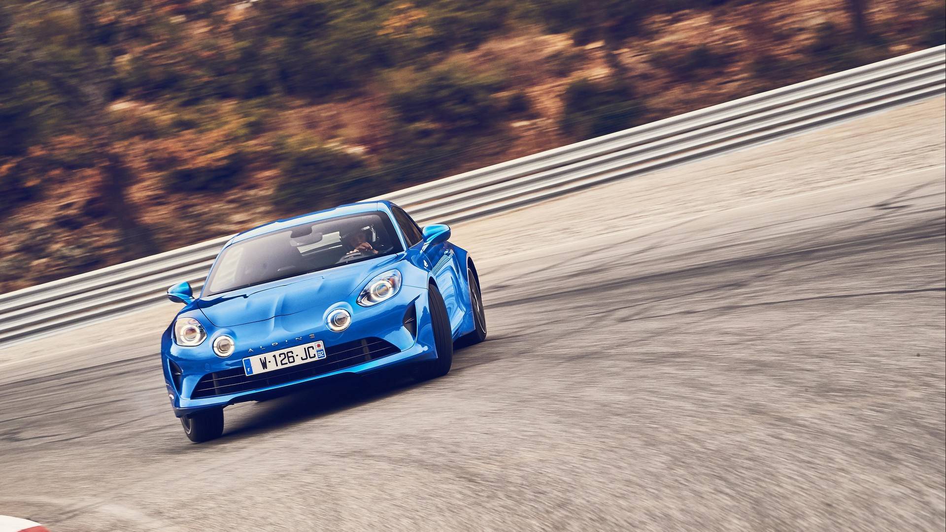 2018 Alpine A110 finally reveals its retrolicious body