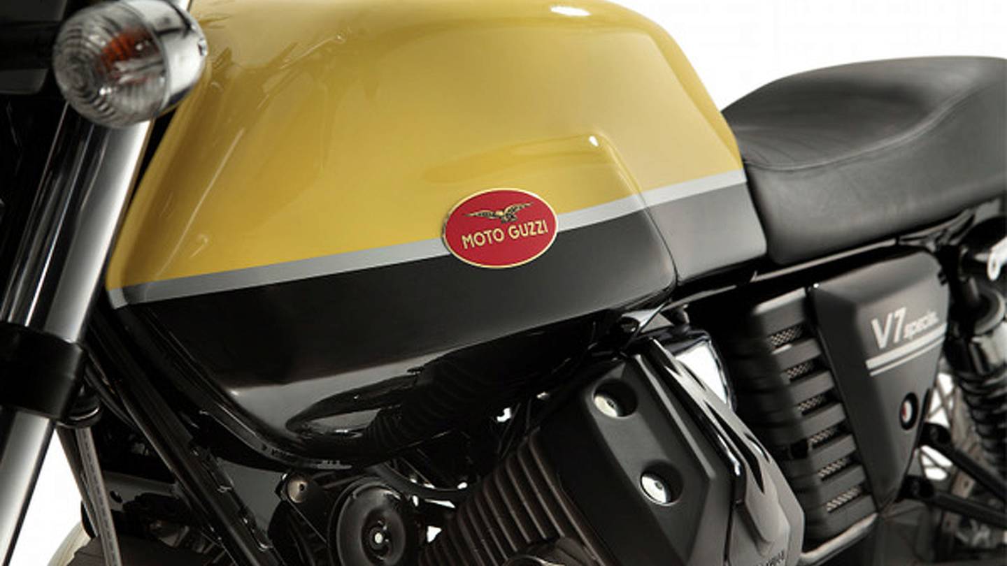 Fairings, colors, textures and the stunning new Moto Guzzi V7