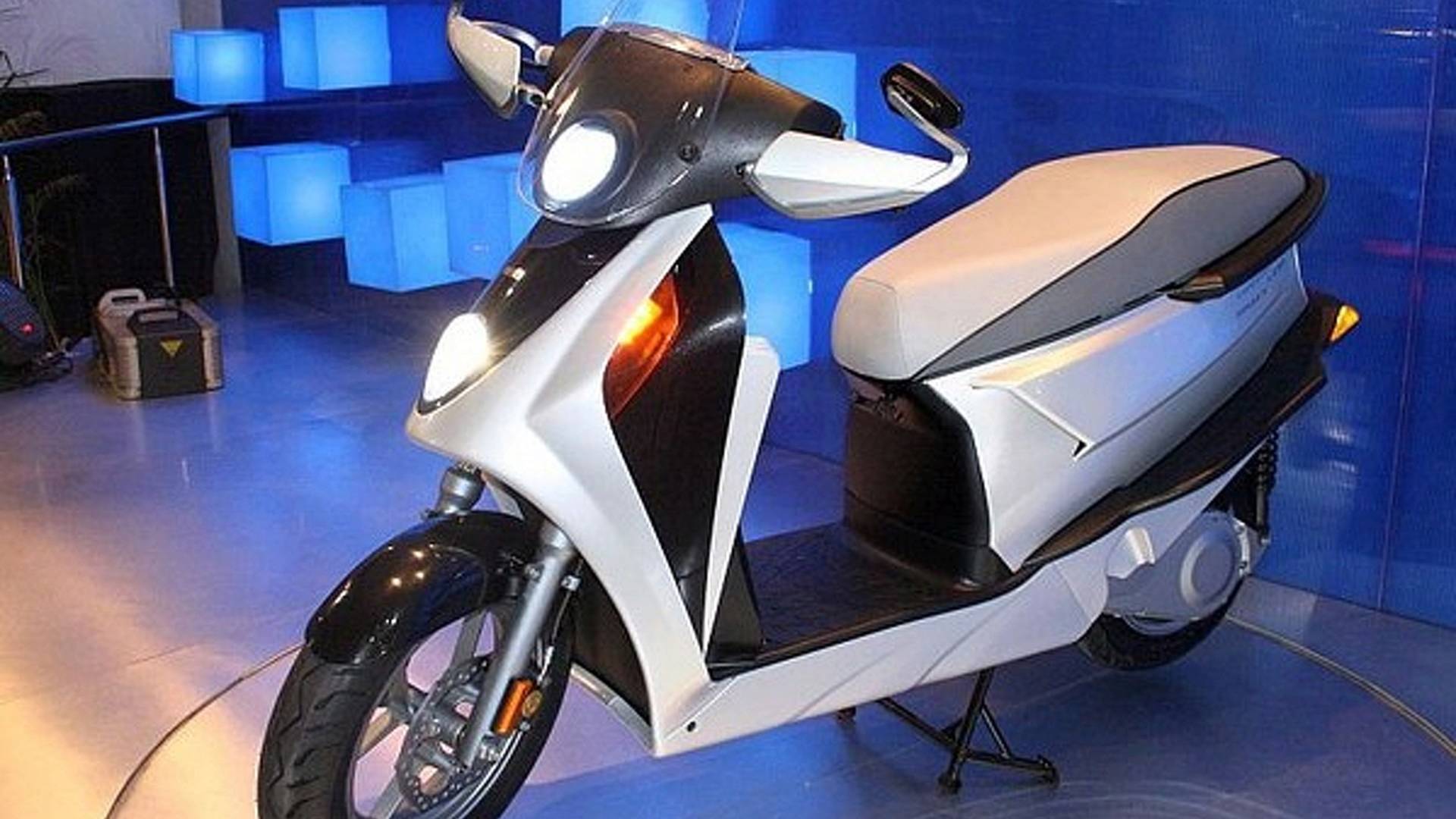 Hero Electric Teams Up With MoEVing To Speed Up EV Adoption