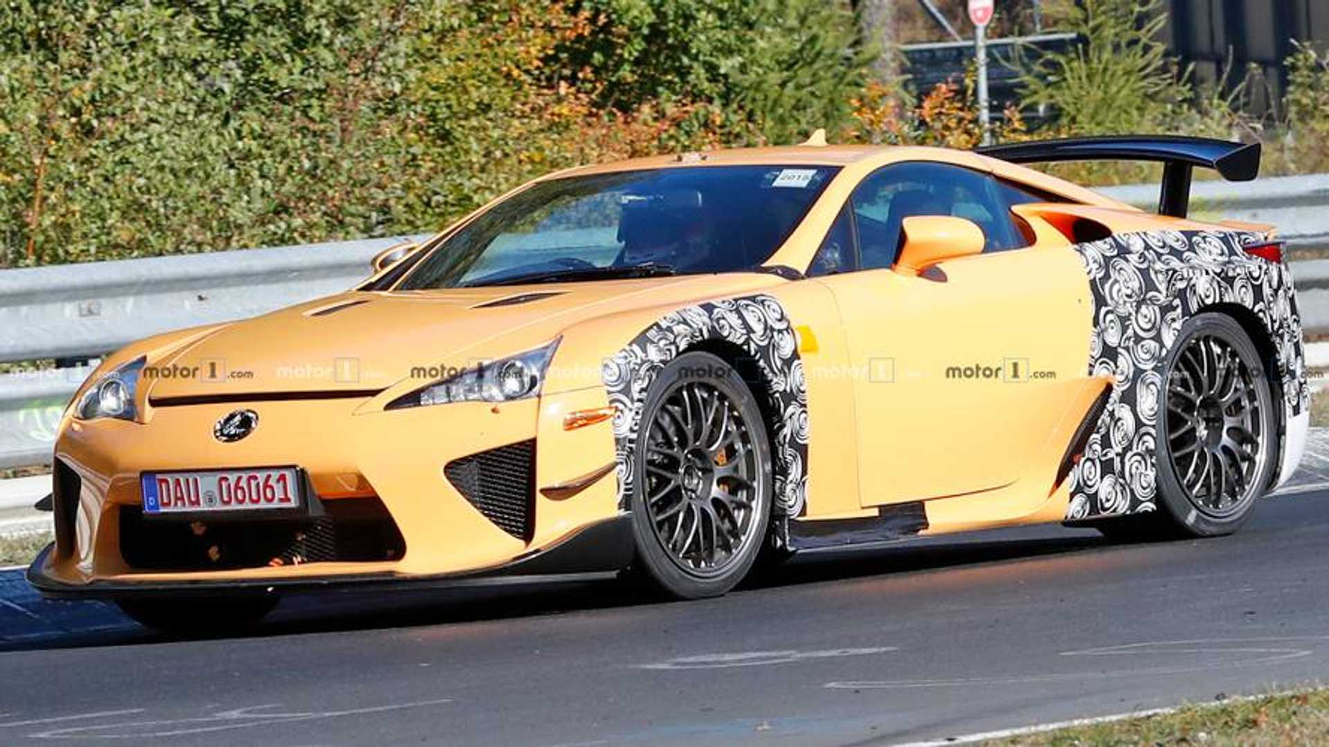 Mais que fait cette Lexus LFA sur le Nürburgring