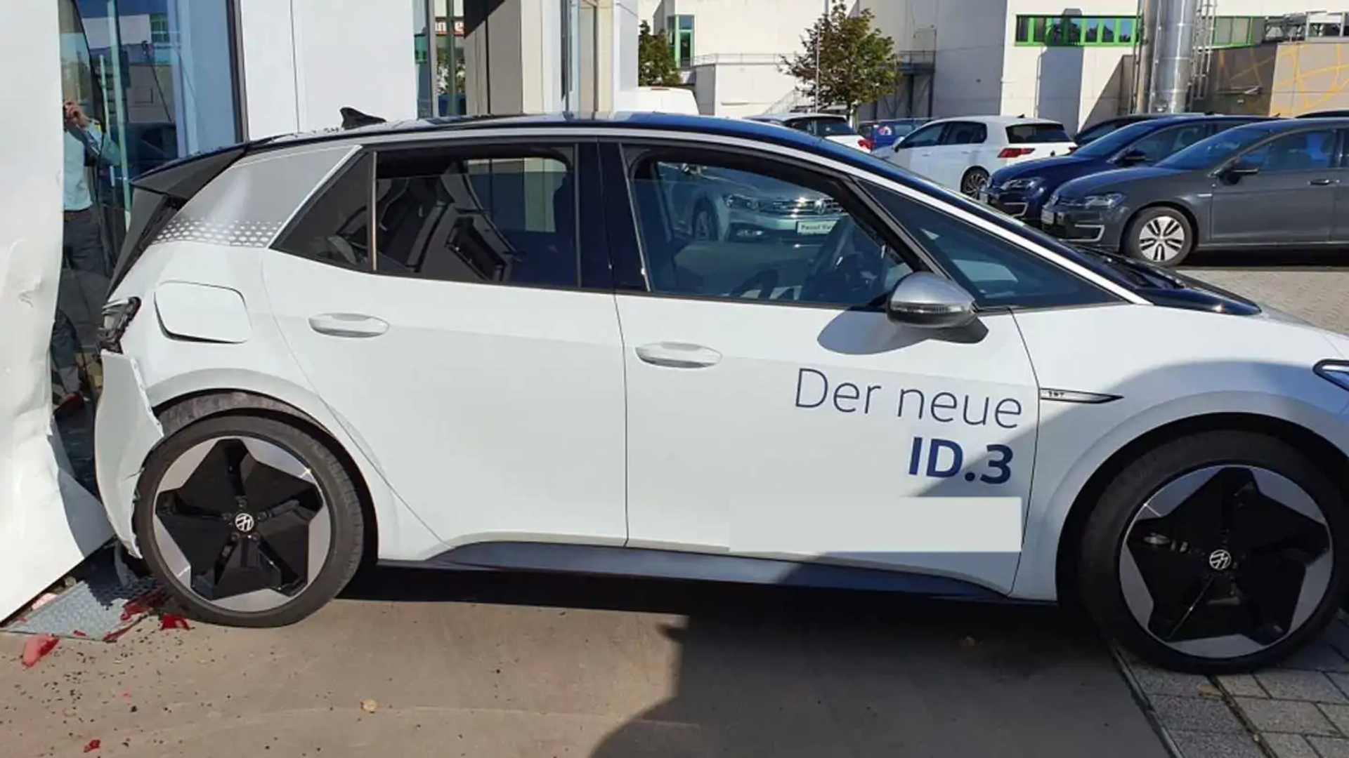 Debutto col botto (letterale): i primi incidenti della Volkswagen ID.3