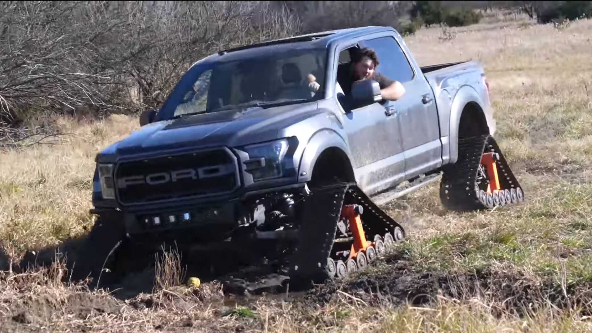 Ford F-150 Raptor Dipasangi Roda Tank, Jadi Off Roader yang Luar Biasa