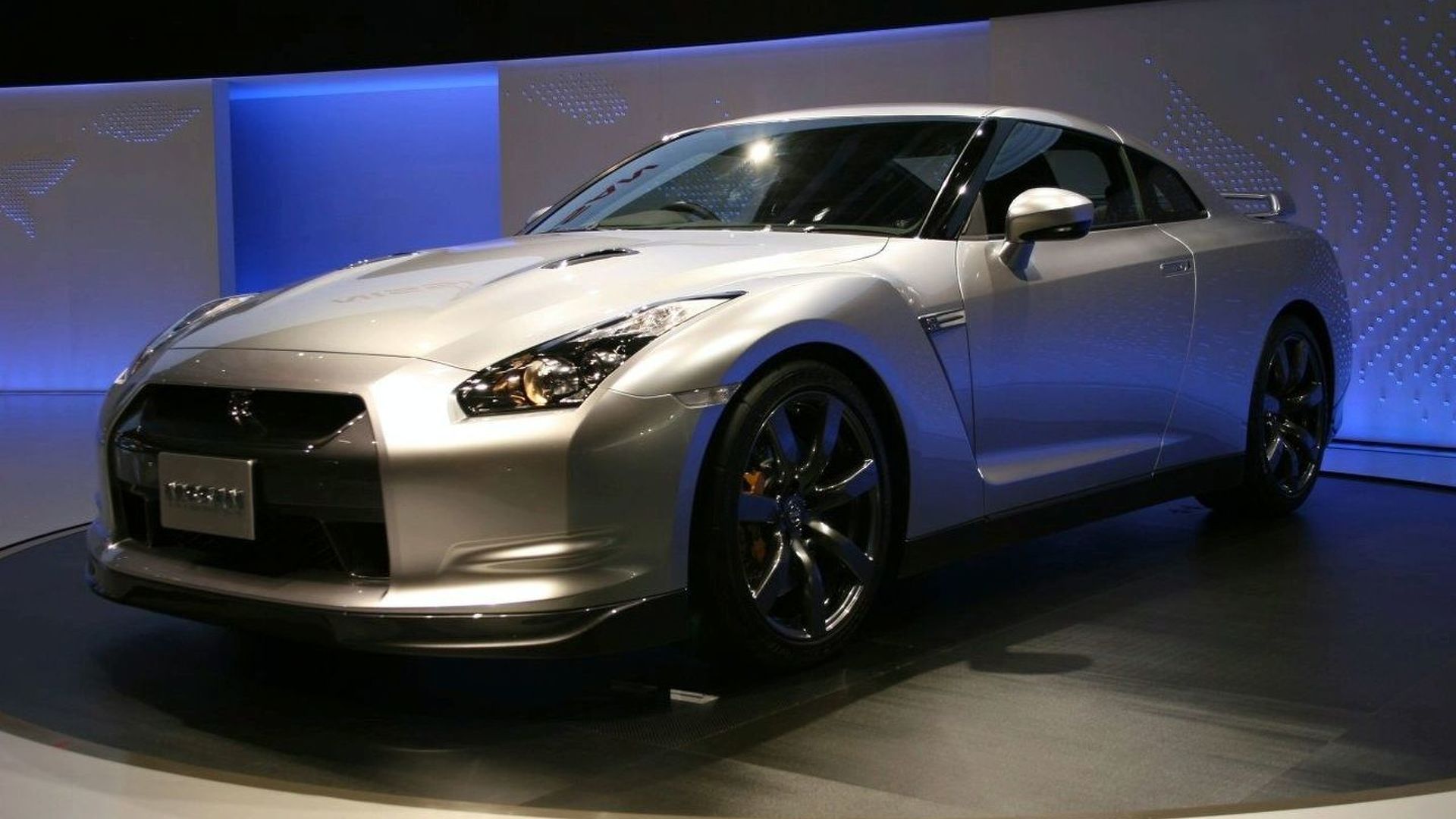Nissan GT-R Officially Revealed | Motor1.com Photos