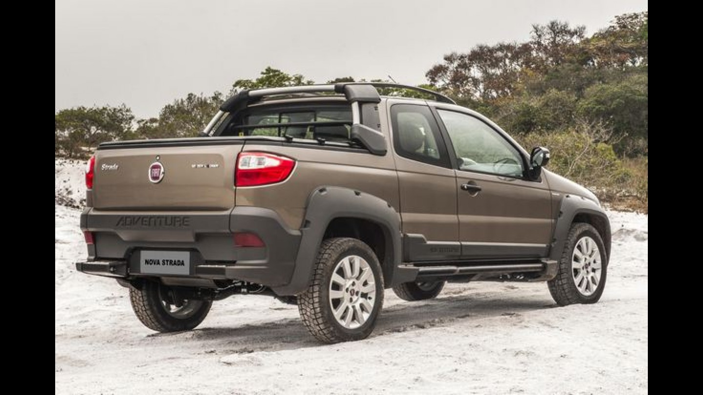 Fiat Strada 2014 muda visual e ganha terceira porta - preço parte de R ...