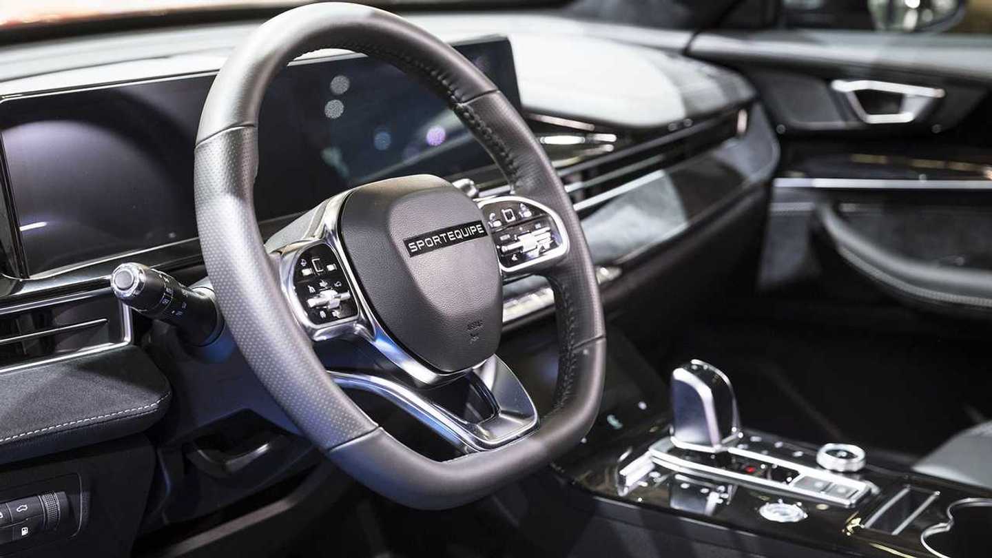 Sportequipe 8, il SUV 7 posti ibrido plug-in che va a GPL