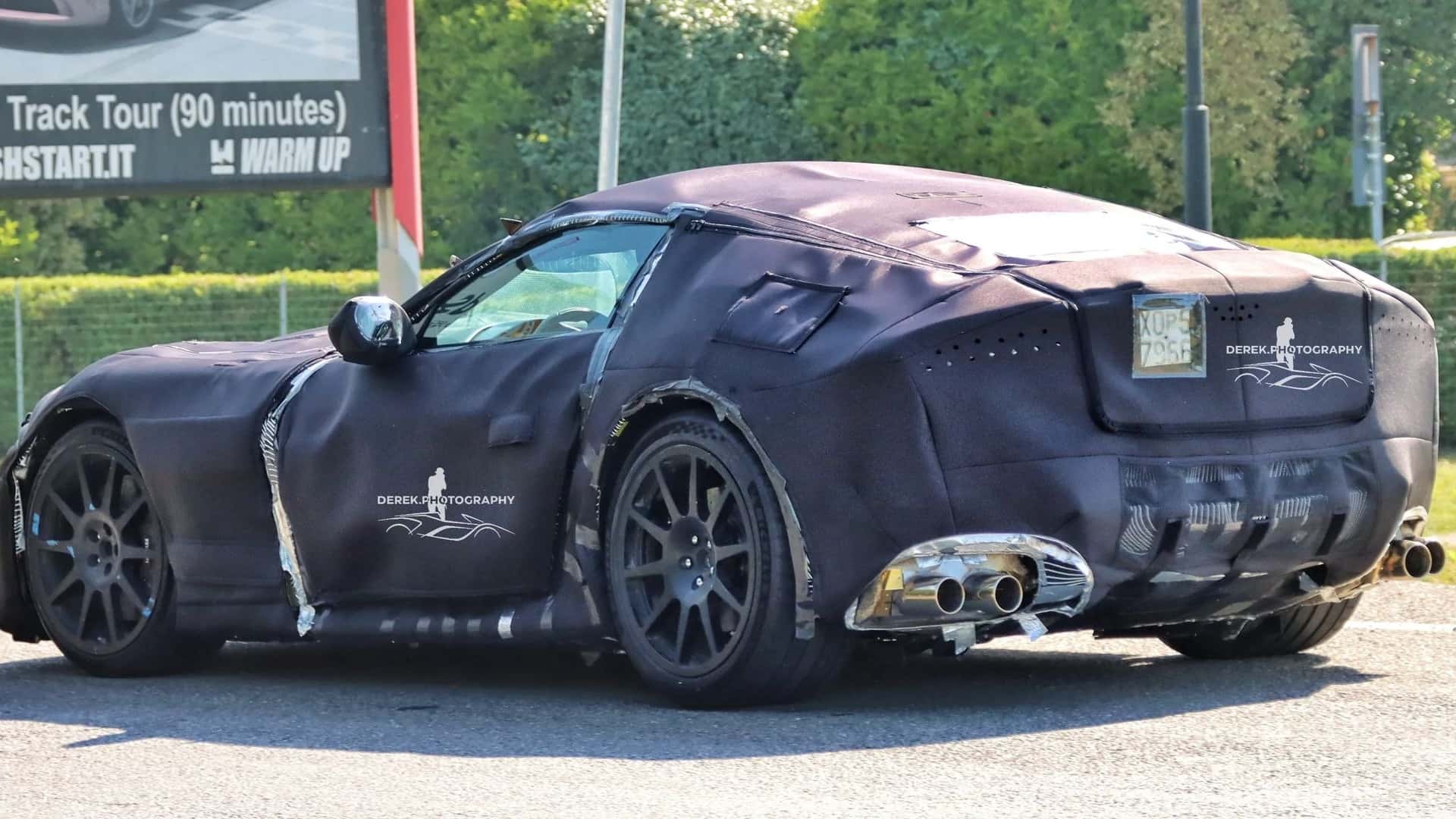 812 812
