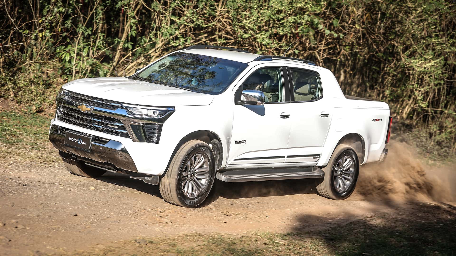 Chevrolet S10 2026 fica mais segura e equipada