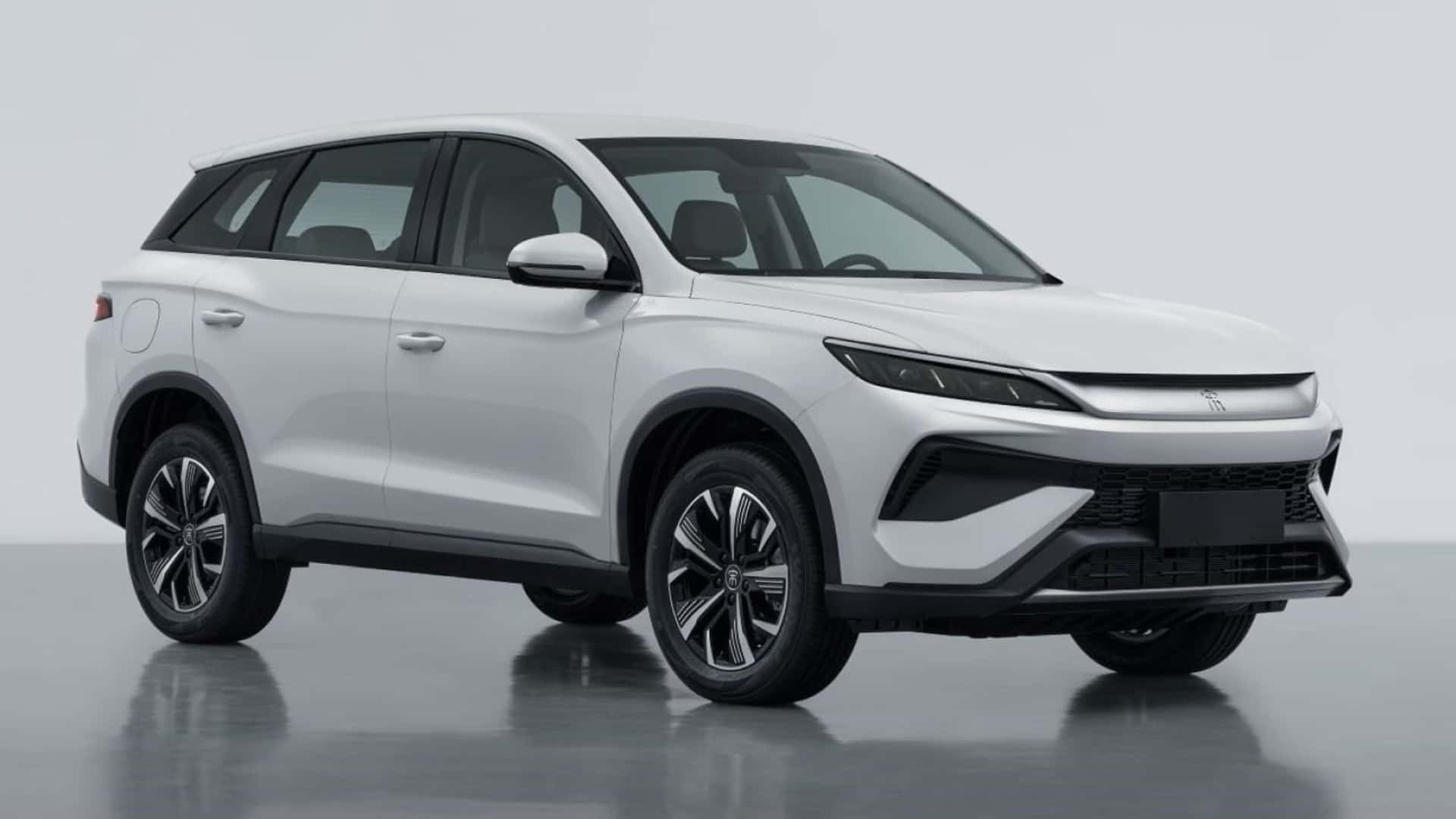 Novo BYD Song Pro é revelado na China com sistema híbrido de 5ª Geração