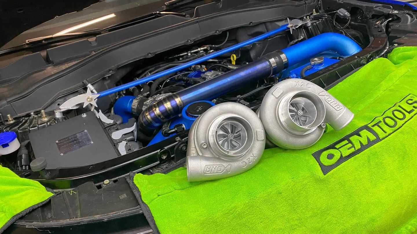 Slammed Ford Explorer ST With 657 HP Is An Unlikely Supercar Killer