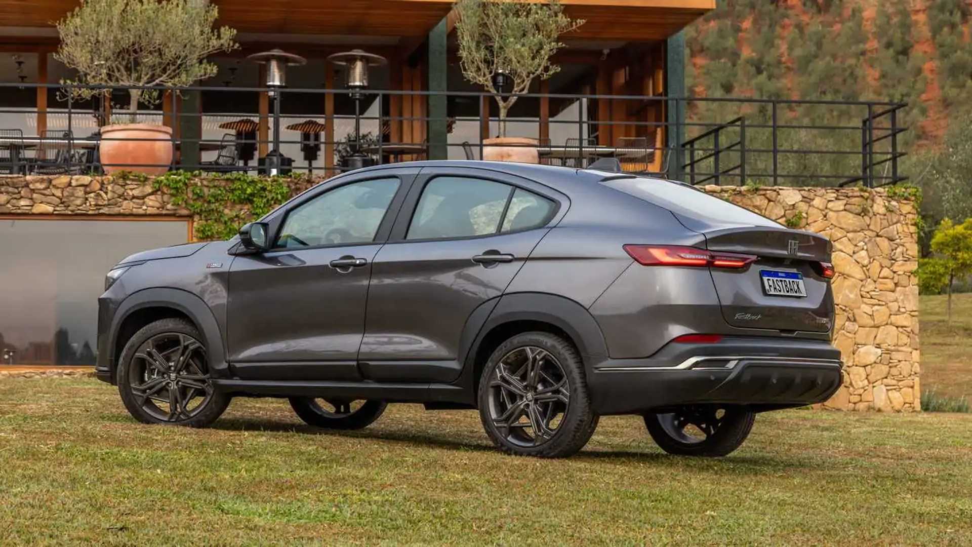 Fiat Fastback foi o carro 0km mais buscado em plataforma de anúncios