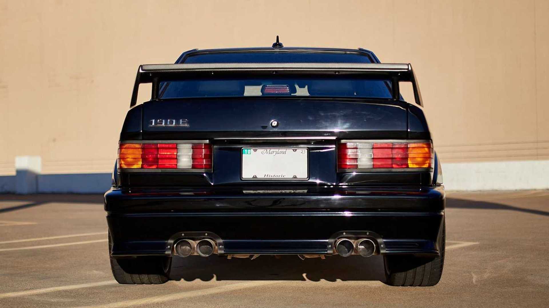 Mercedes-Benz 190 E Evo II, un restomod con motor AMG V8