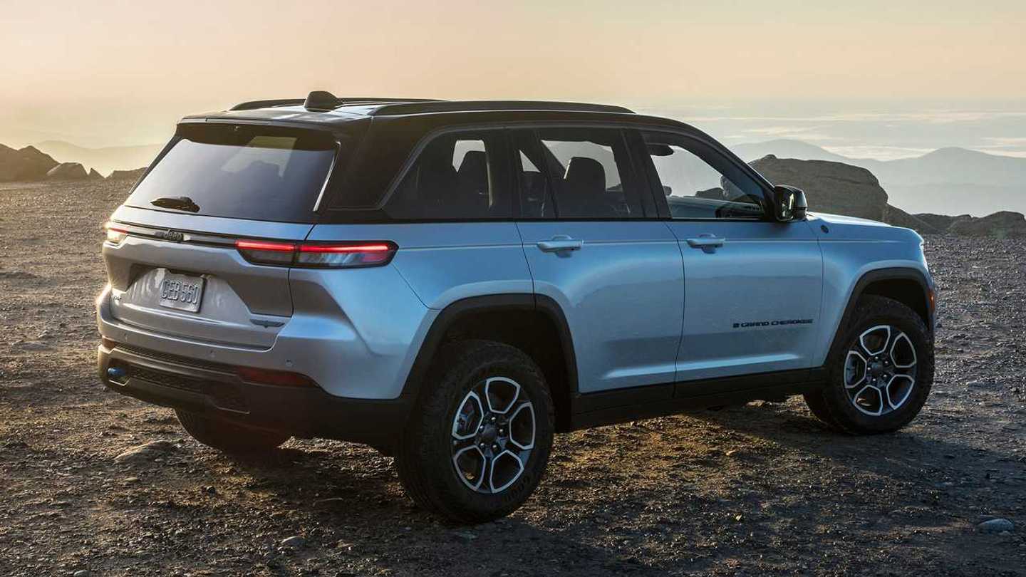 2022 Jeep Grand Cherokee Revealed: New 4xe PHEV With 25-Mile Range