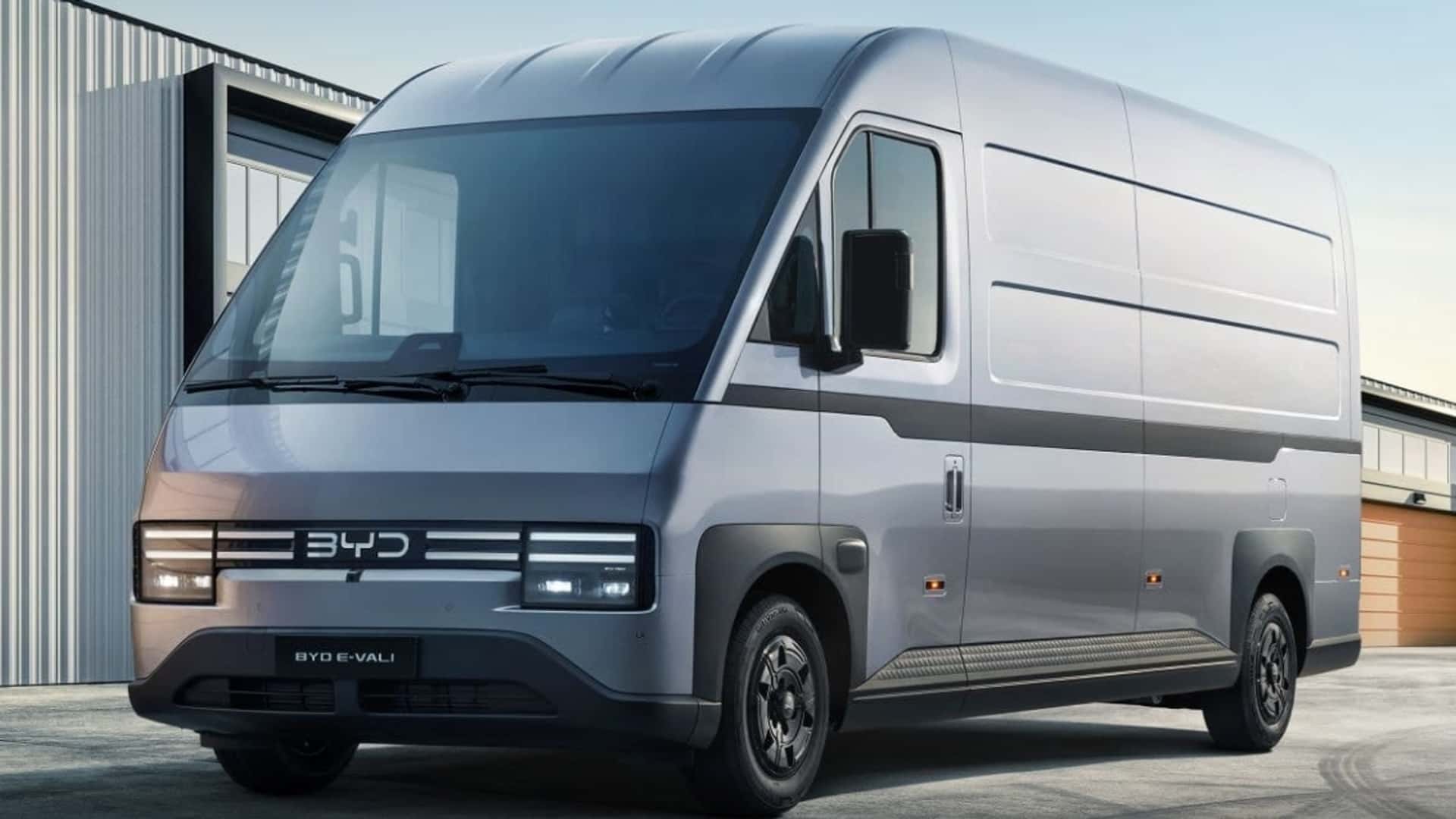 BYD apresenta E-Vali, van elétrica com tamanho de Ford Transit