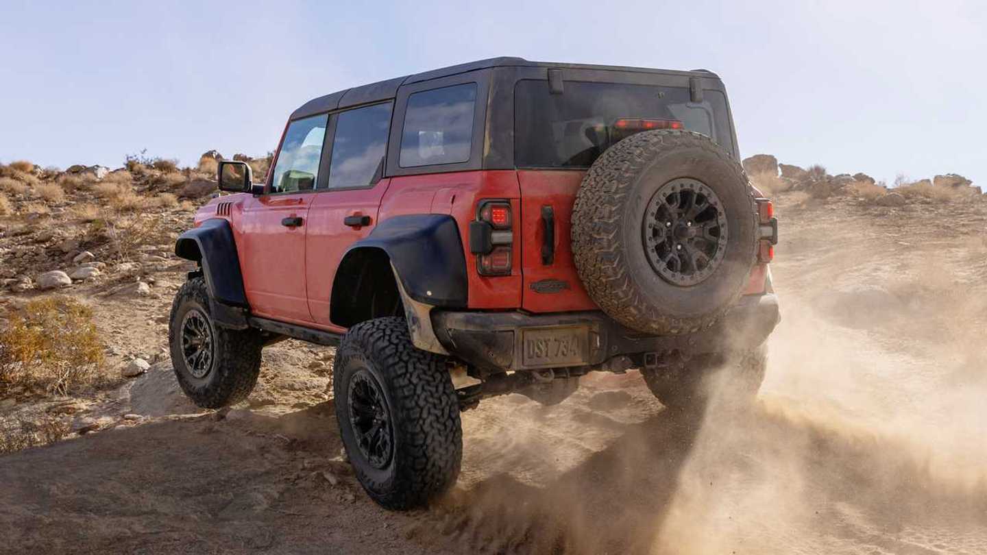 2022 Ford Bronco Raptor First Drive Review: Fun In The Desert Sun ...