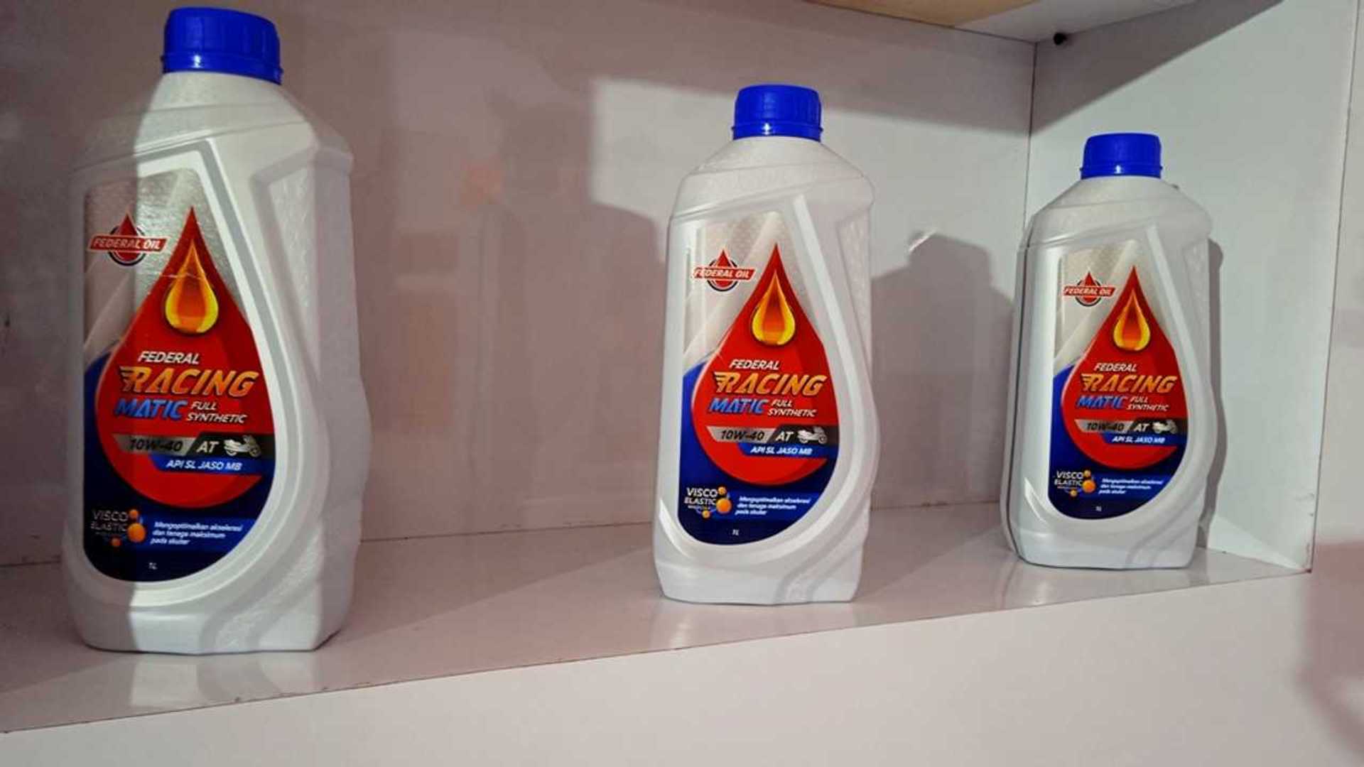 Pelumas Federal Racing Matic Spesial untuk Motor Matic Premium