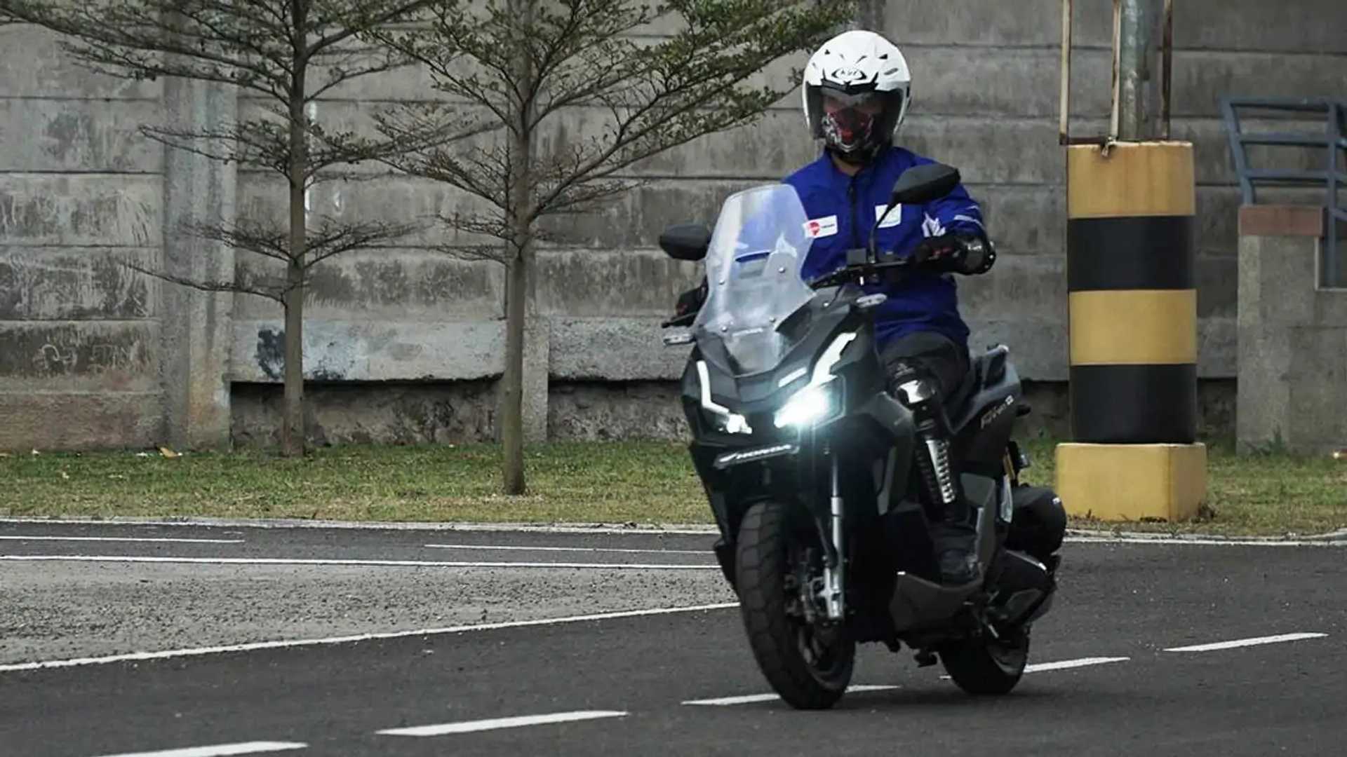 Mengenal Fitur HSTC pada Sepeda Motor Honda